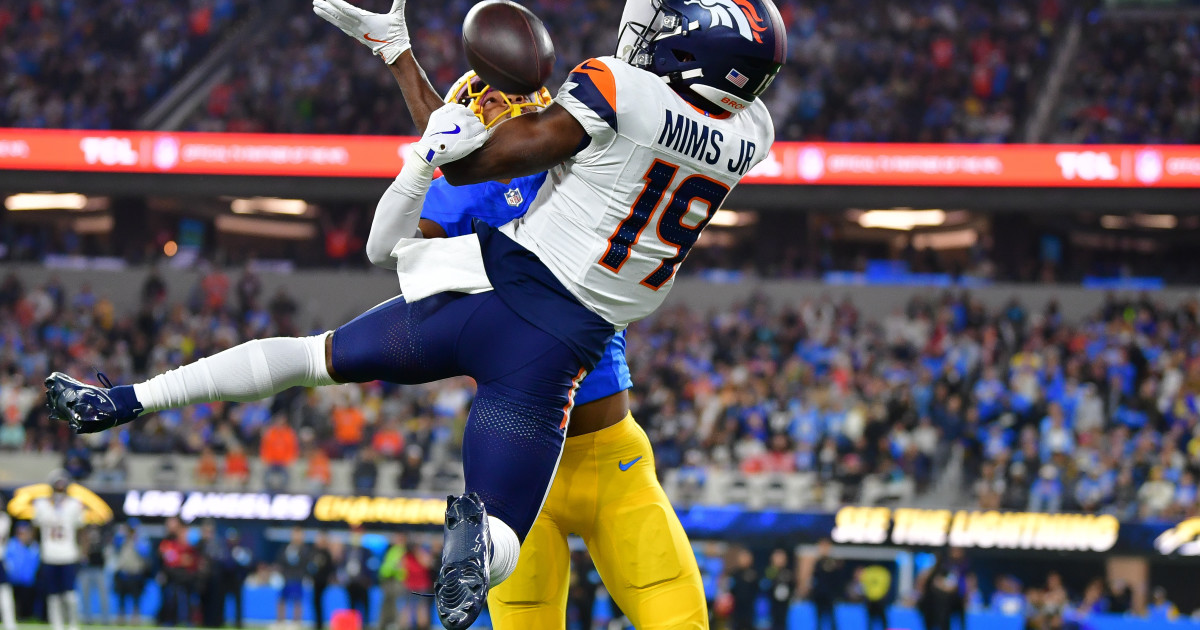 NFL refs get roasted in the worst way possible after blatant missed ...