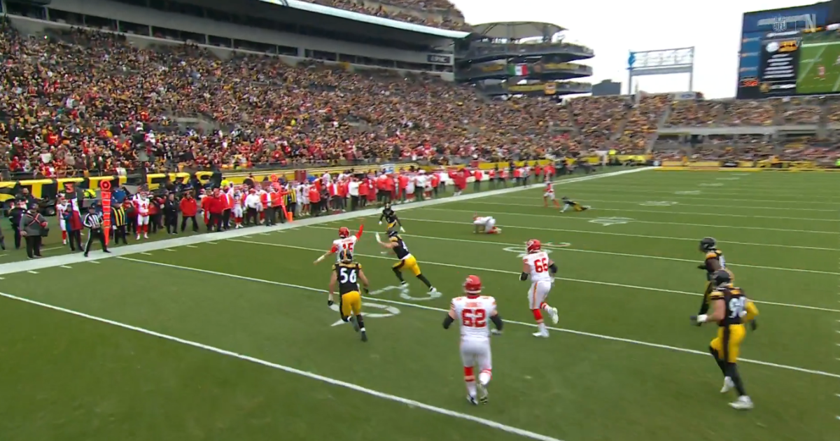 Chiefs QB Patrick Mahomes' description of improbable pass to RB Samaje ...