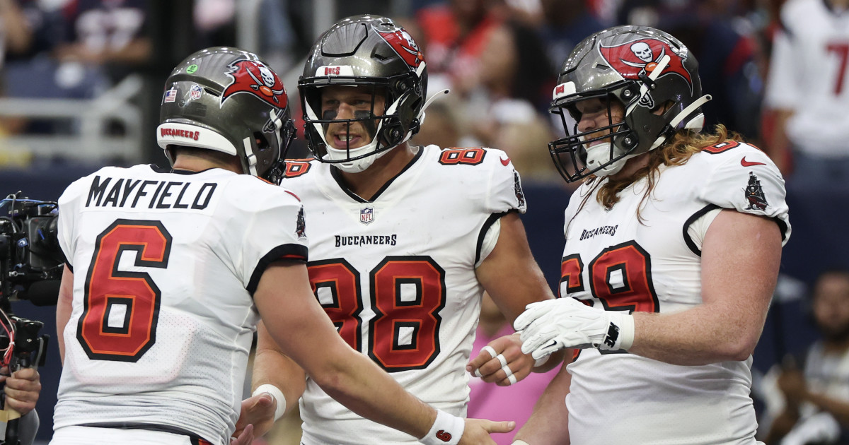 Unheralded key cog in major turnaround for Bucs in 2024 recognized by ...