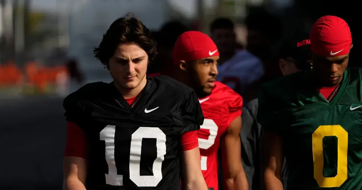 Predicting Ohio State Buckeyes’ 2025 offensive two-deep depth chart way ...