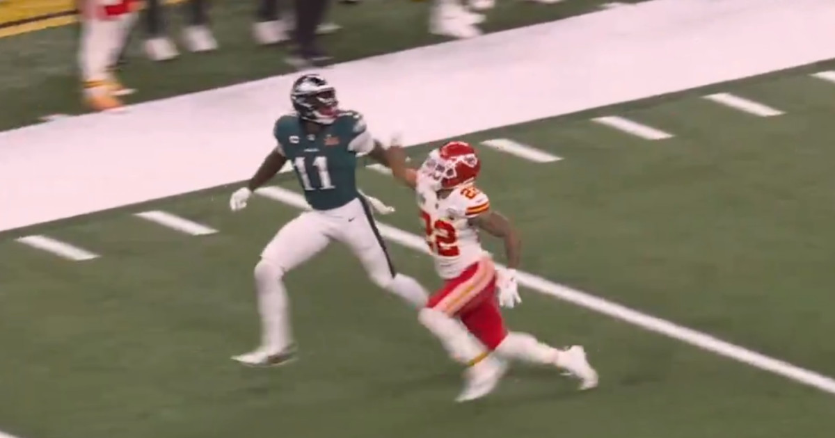 Super Bowl has controversial offensive pass interference call against ...