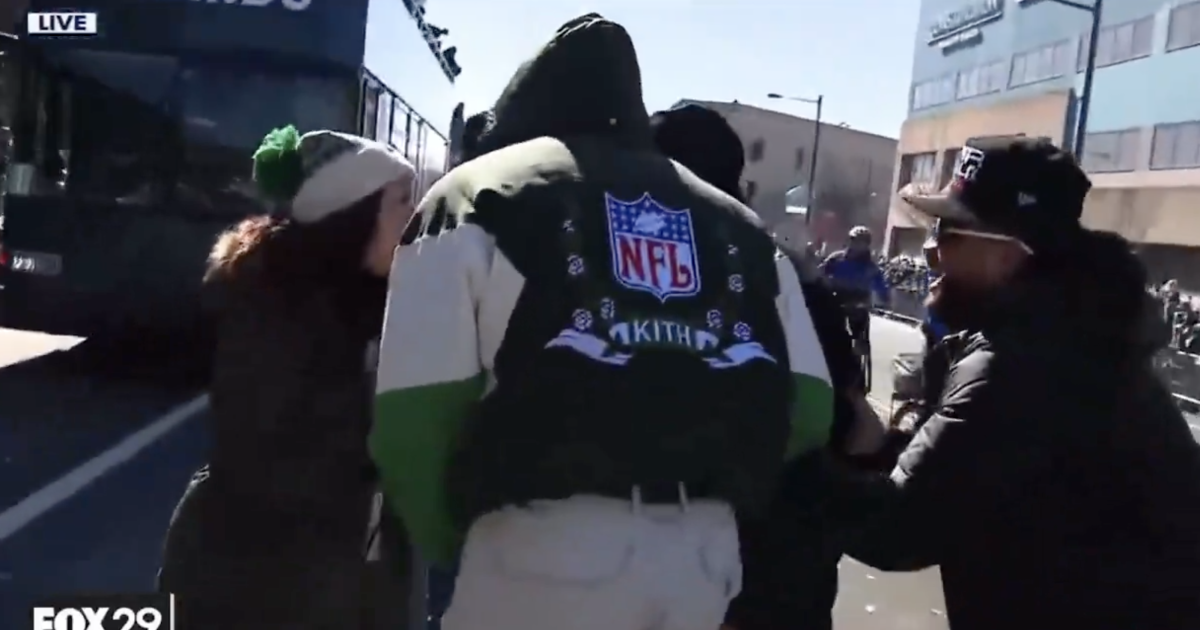 Quinyon Mitchell sends drunken message to Eagles fans during Super Bowl parade - A to Z Sports