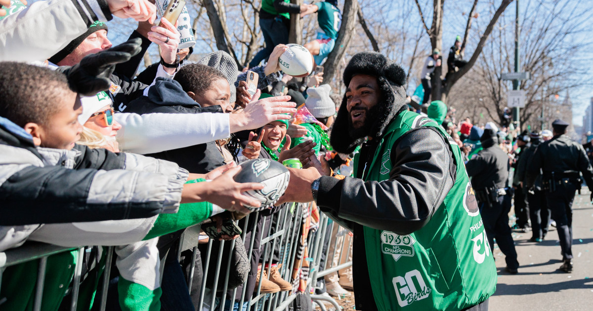 Eagles Chairman and CEO Jeffrey Lurie sends heartfelt message to ...