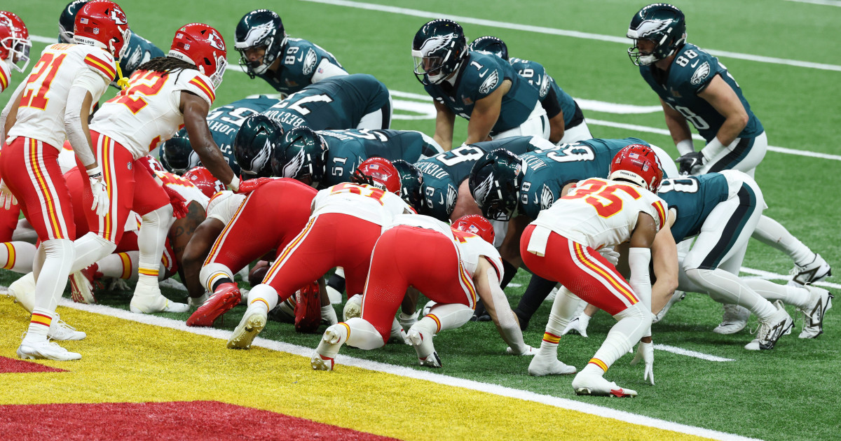 Jerry Jones exposes the real reason why banning Eagles' tush push has ...