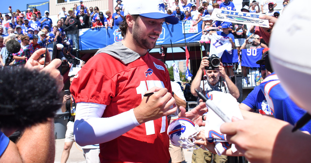 Josh Allen makes a young fan’s day with heartwarming gesture after he ...