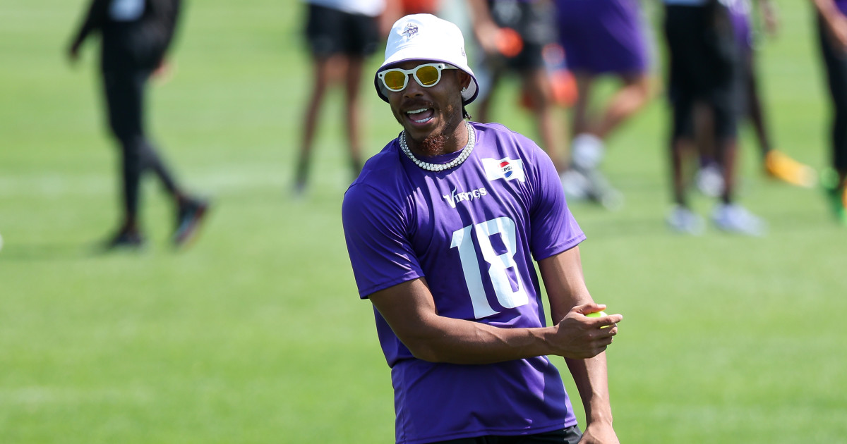 Kevin O’Connell provides huge update on WR Justin Jefferson ahead of Monday’s practice. Here’s ...