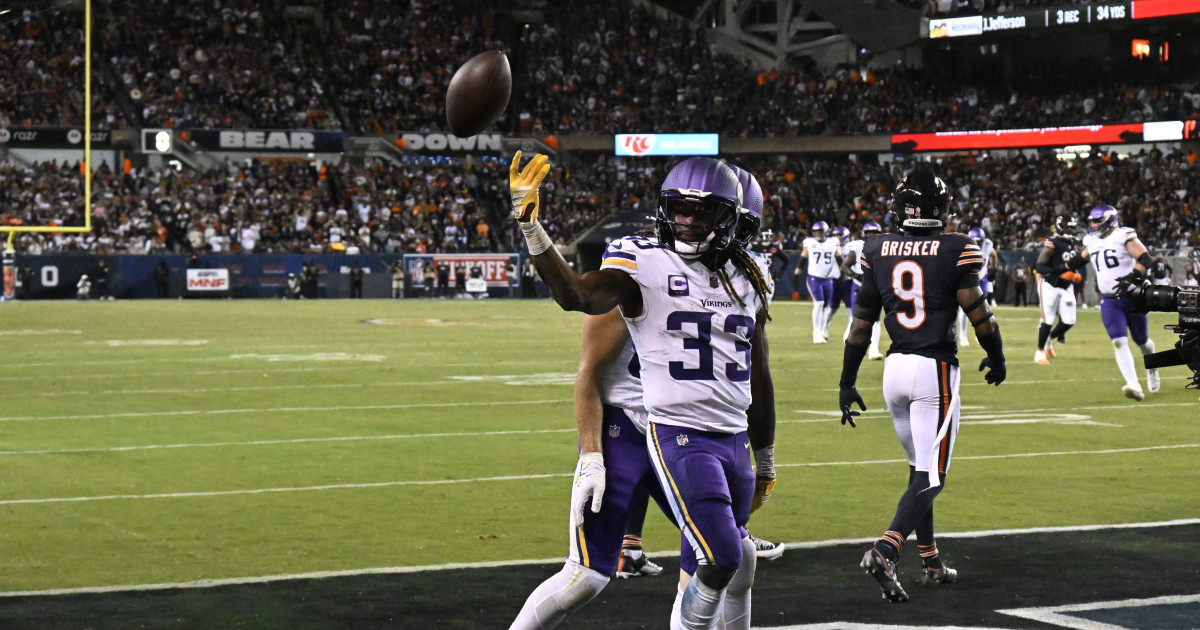 Minnesota Vikings Week 1 Snap Counts: Aaron Jones vs. Jordan Mason ...