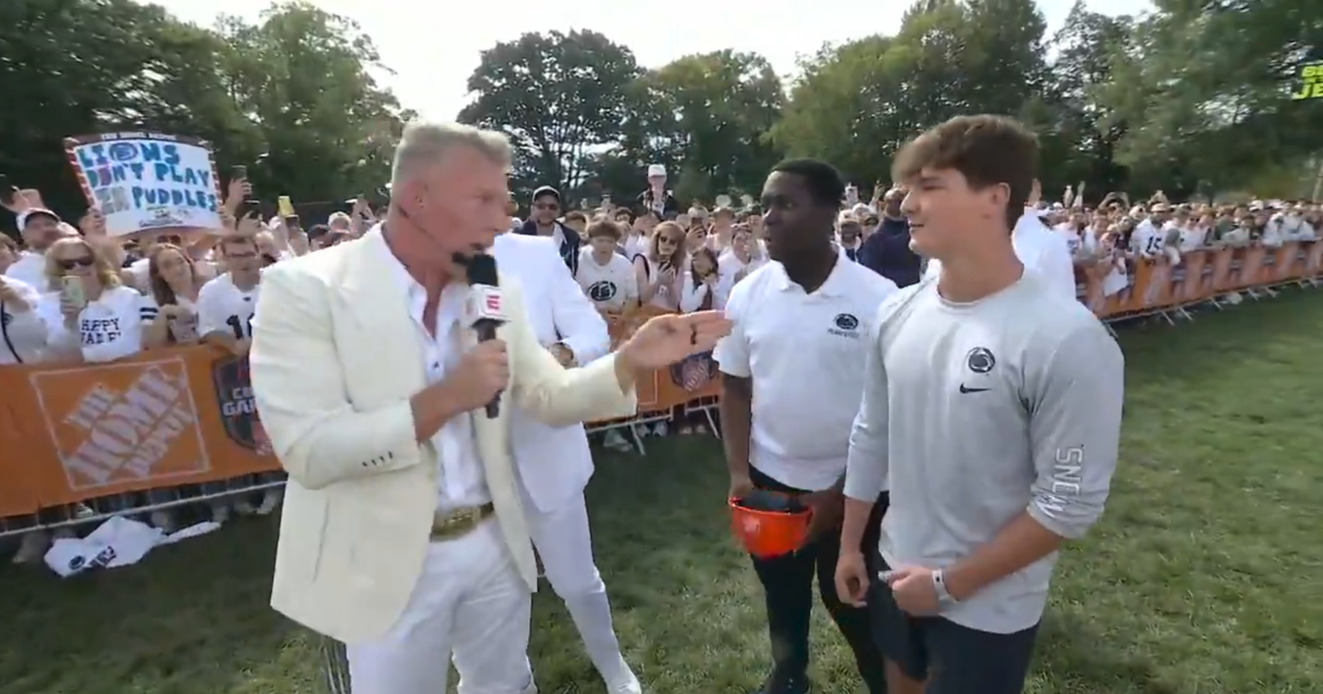 Tennessee Vols kicker Max Gilbert catches a stray from Pat McAfee on ...