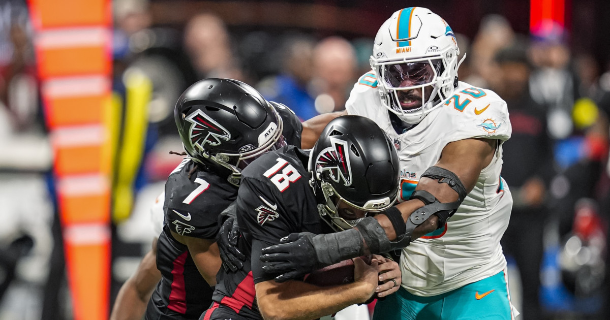 A Dolphins captain delivered a powerful message of support for Mike ...