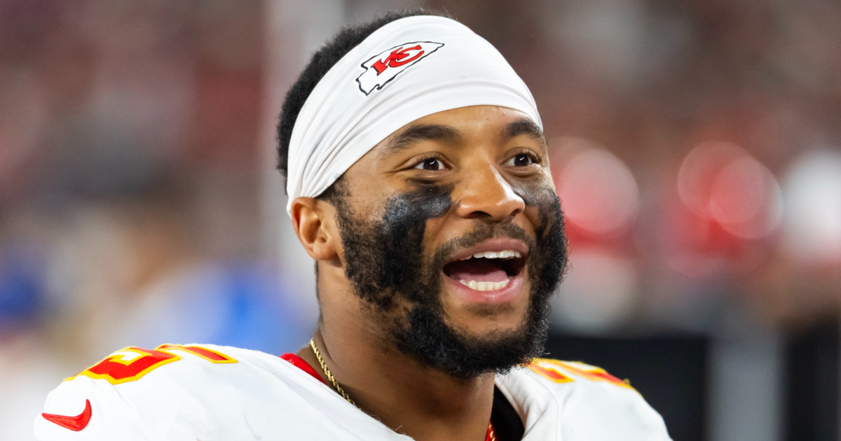 Chiefs' lack of practice squad elevations signals RB Elijah Mitchell ...