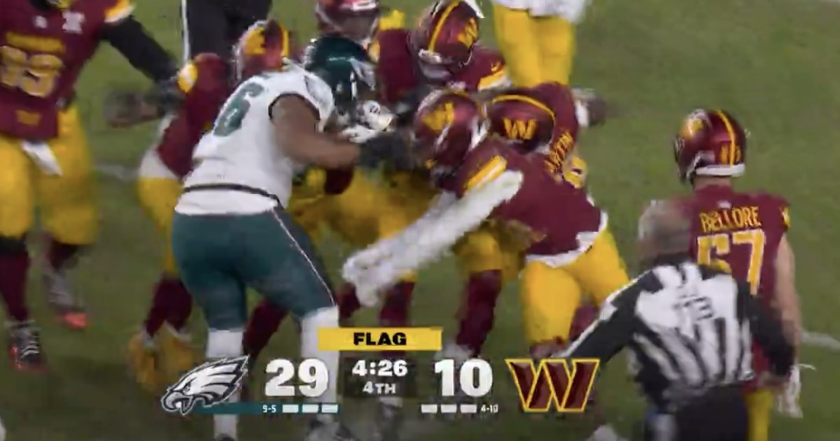 Massive fight breaks out between Eagles and Commanders late in ...