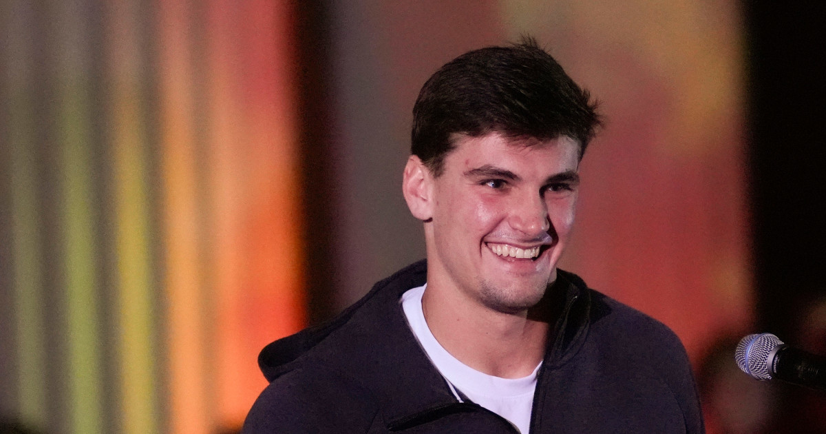 Alabama QB Ty Simpson breaks his silence on pursuit by Miami Hurricanes ...