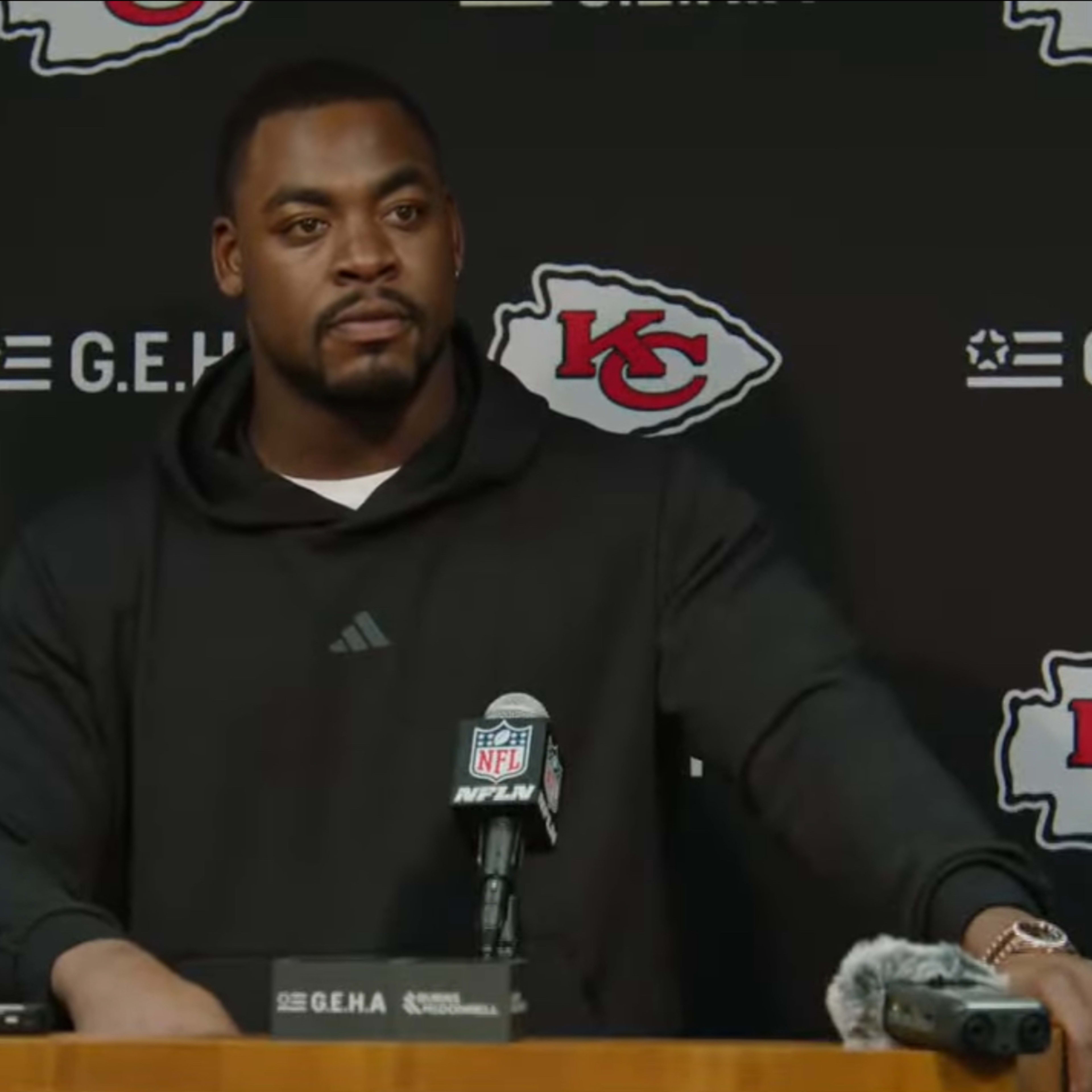 Eagles LB Nakobe Dean brings Philly fans some Christmas cheer with ...