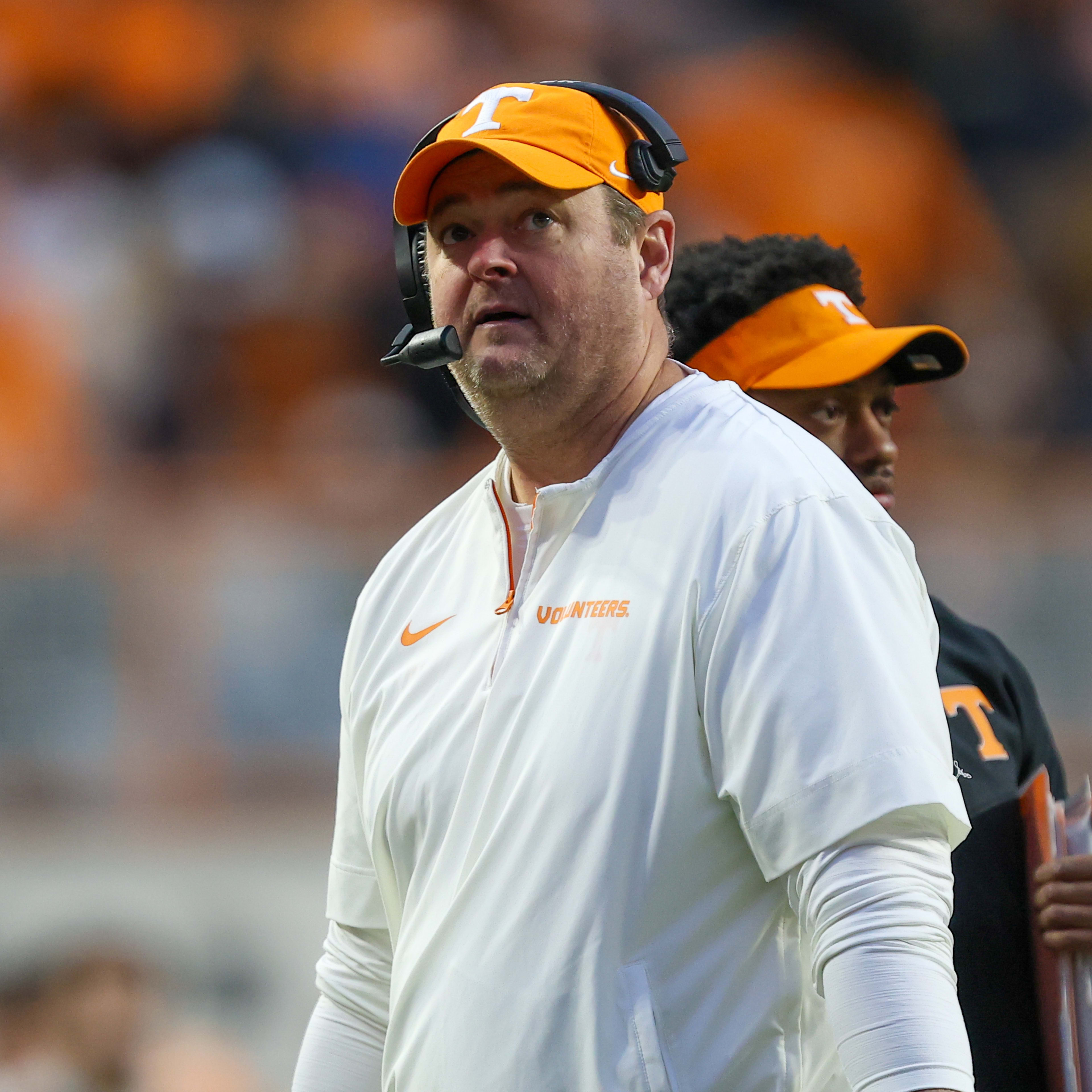 Tennessee Vols' viral photo in Miami is drawing jokes about one of the ...