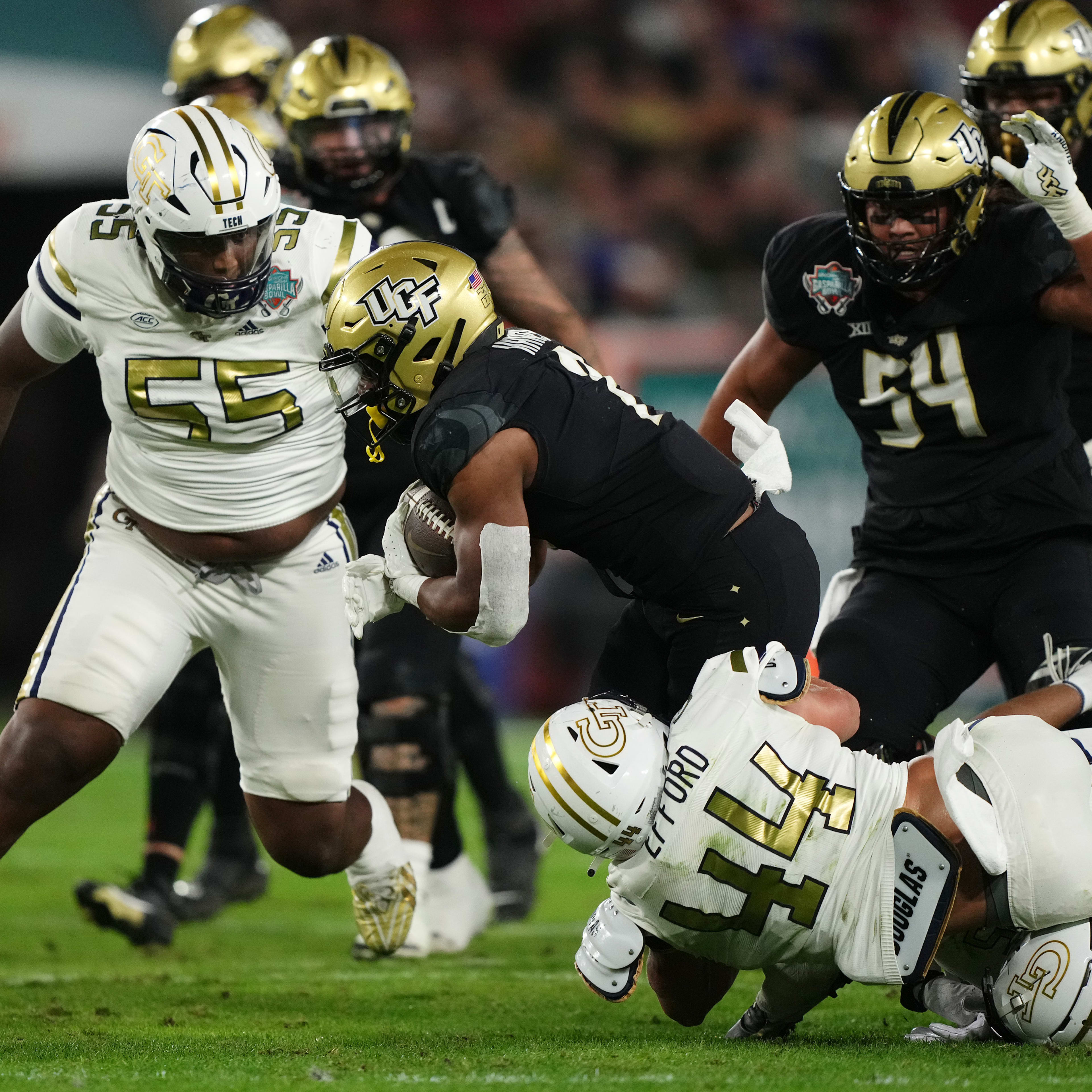 Colts defensive coordinator Lou Anarumo is set to interview for an open ...