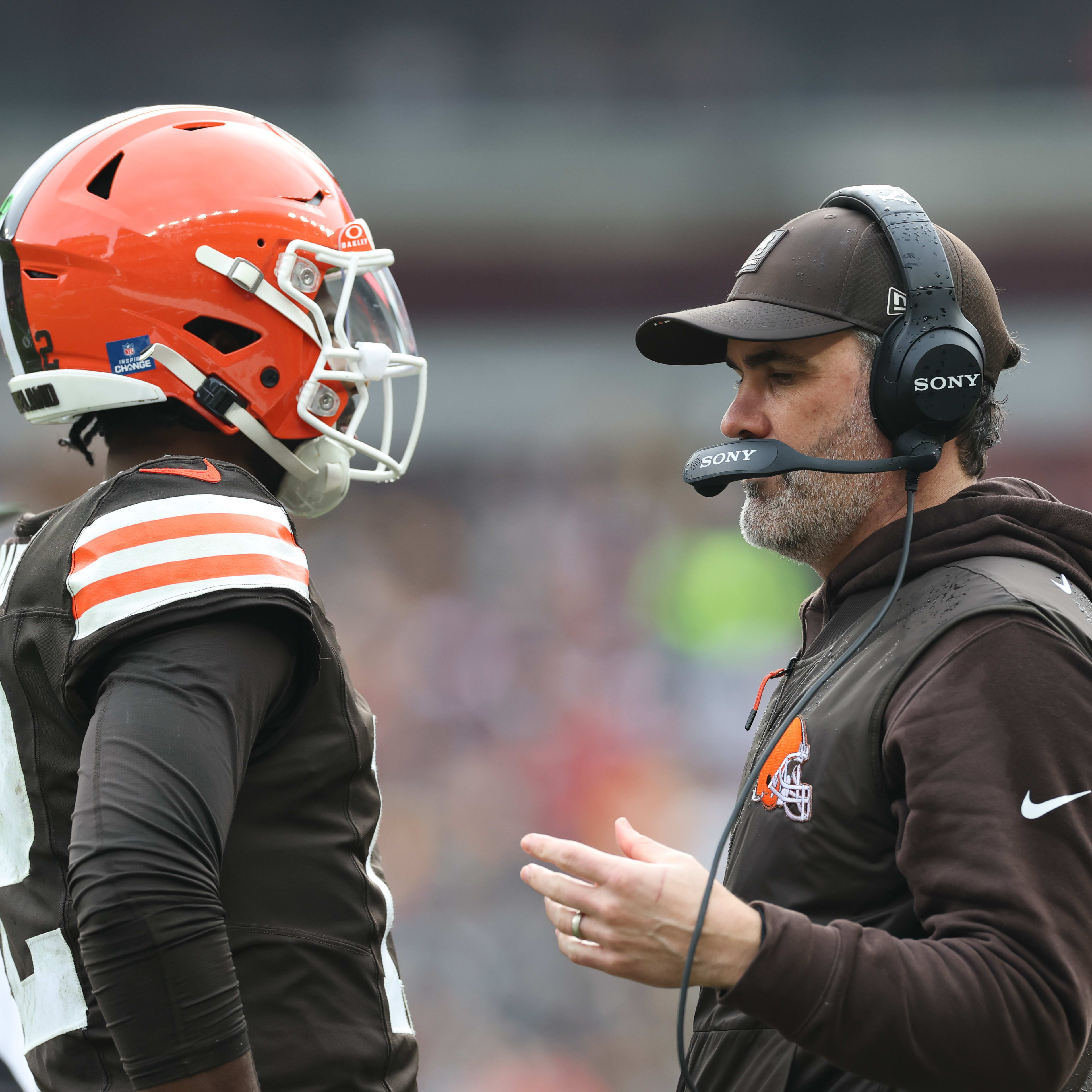 Anthony Weaver appears to have advanced to the second round of an NFL ...