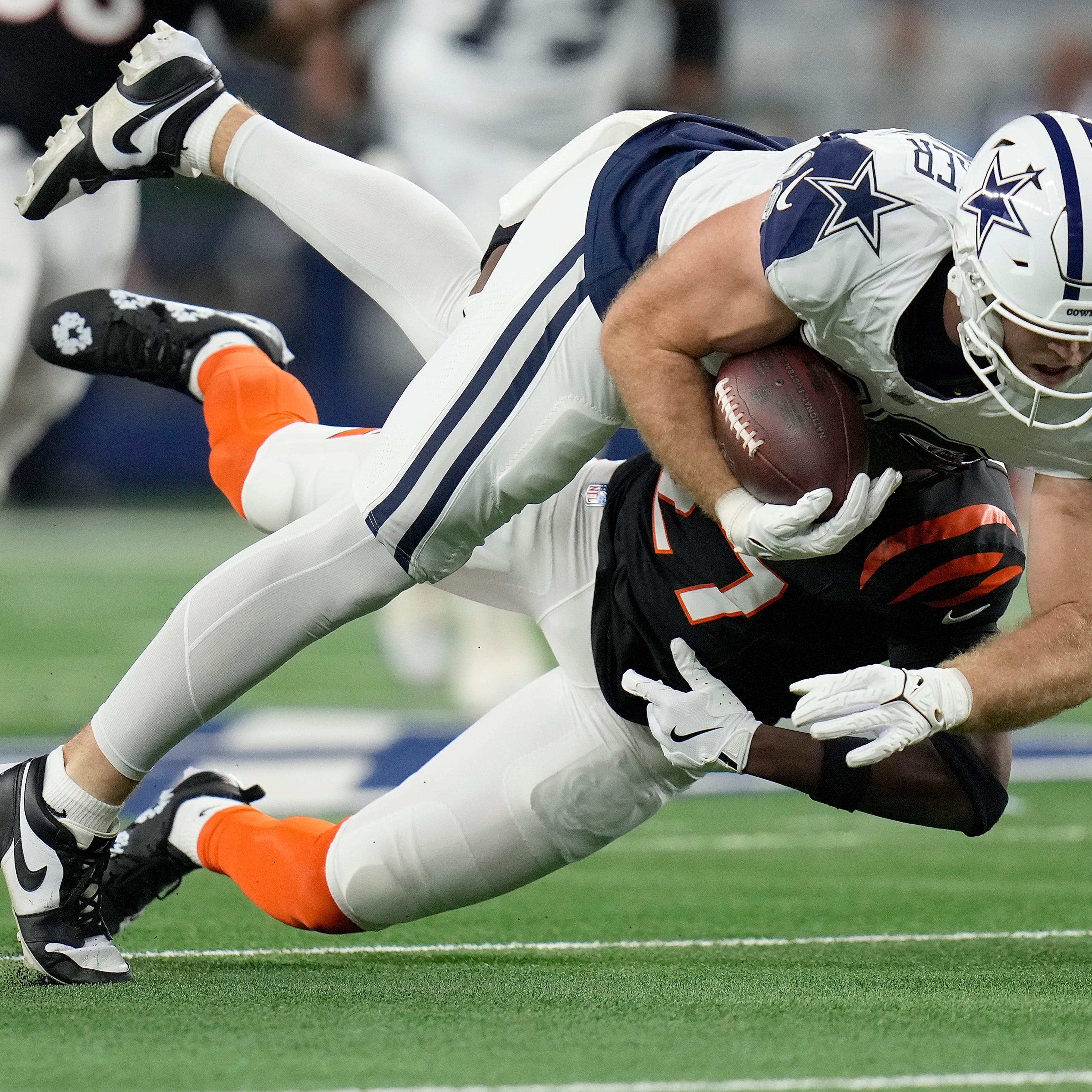 Commanders' big swing via blockbuster trade headlines NFC East's ...