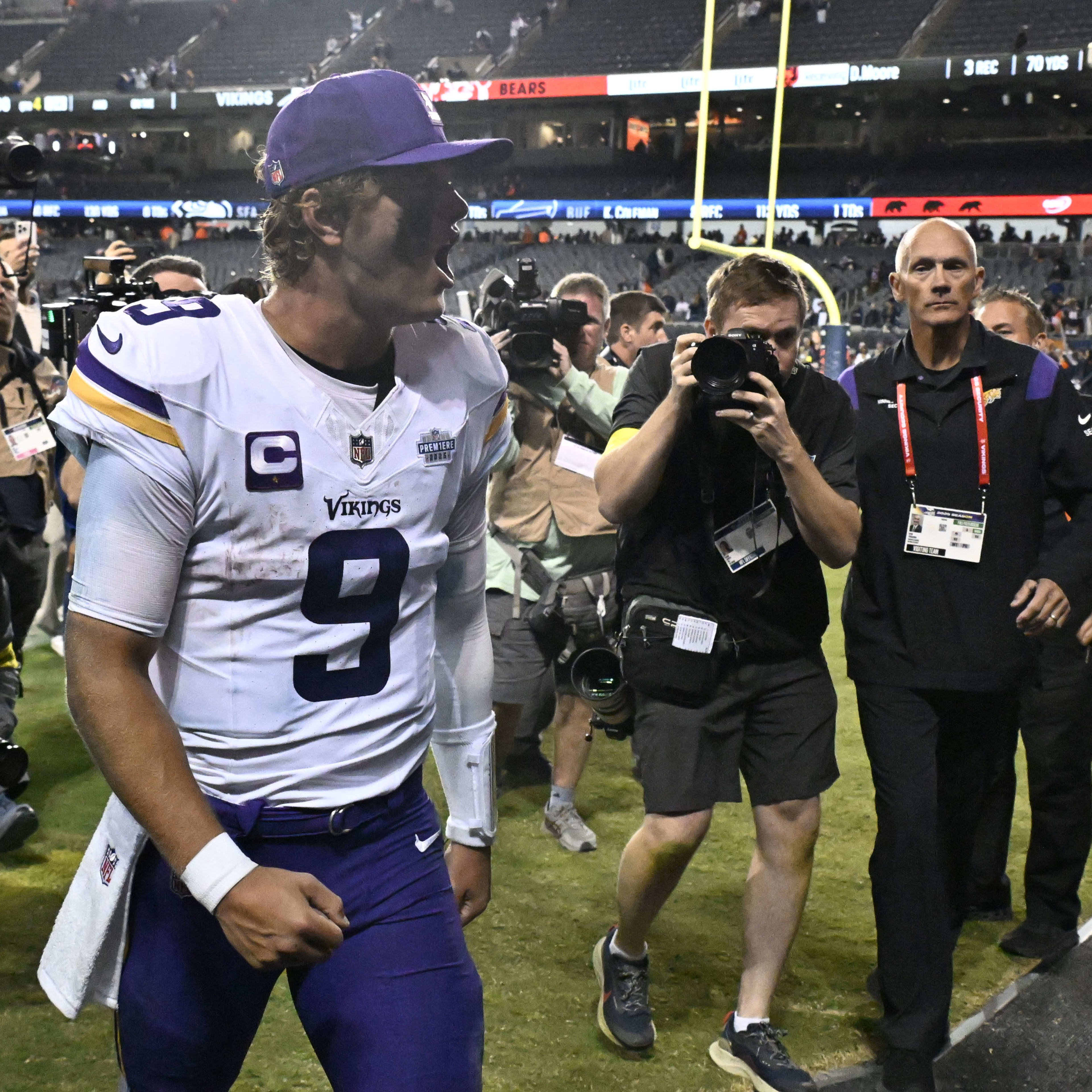 Randy Moss calling his shot spurs Vikings comeback victory with J.J. McCarthy’s first touchdown ...