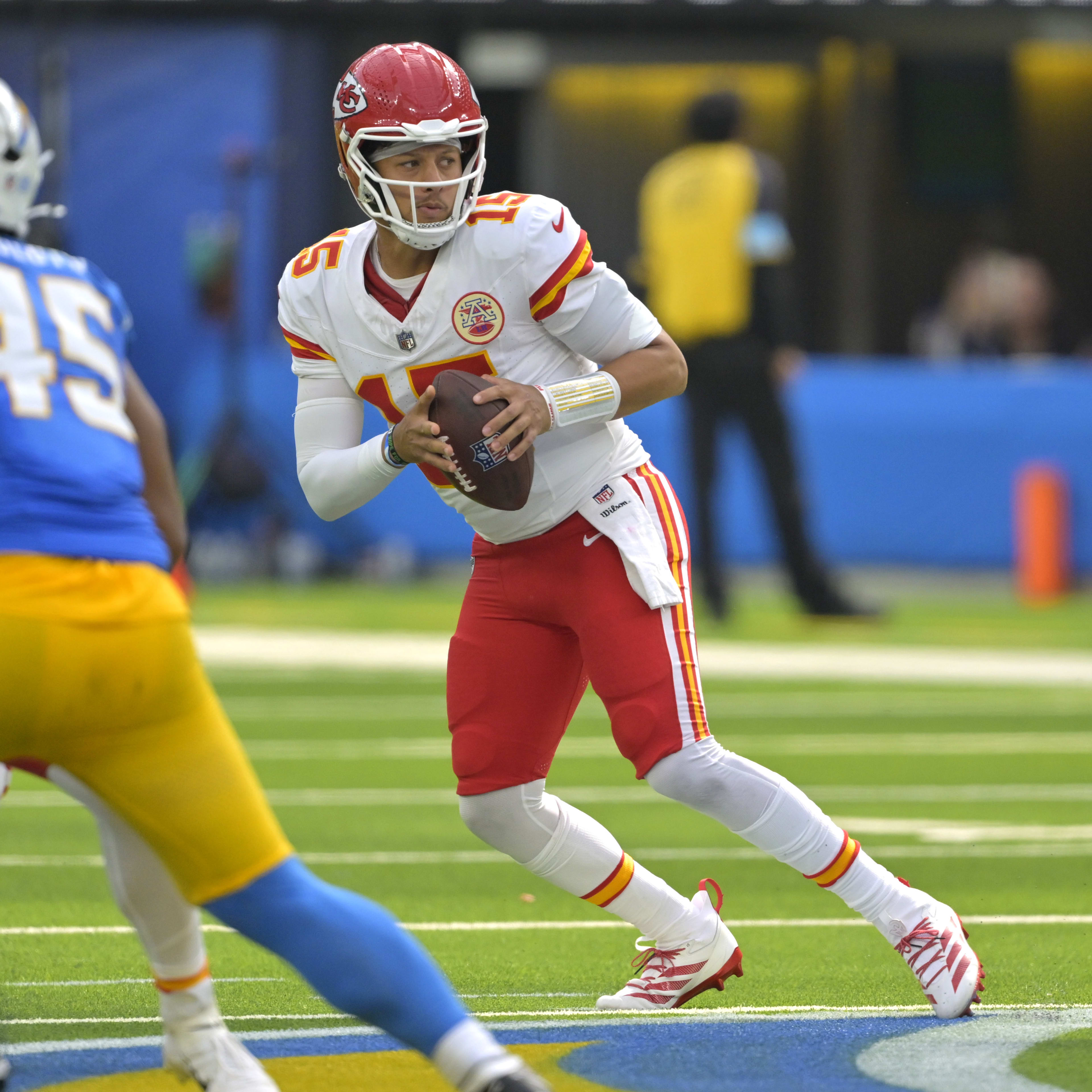 Chiefs-Chargers reveal their inactive players lists, final decision ...