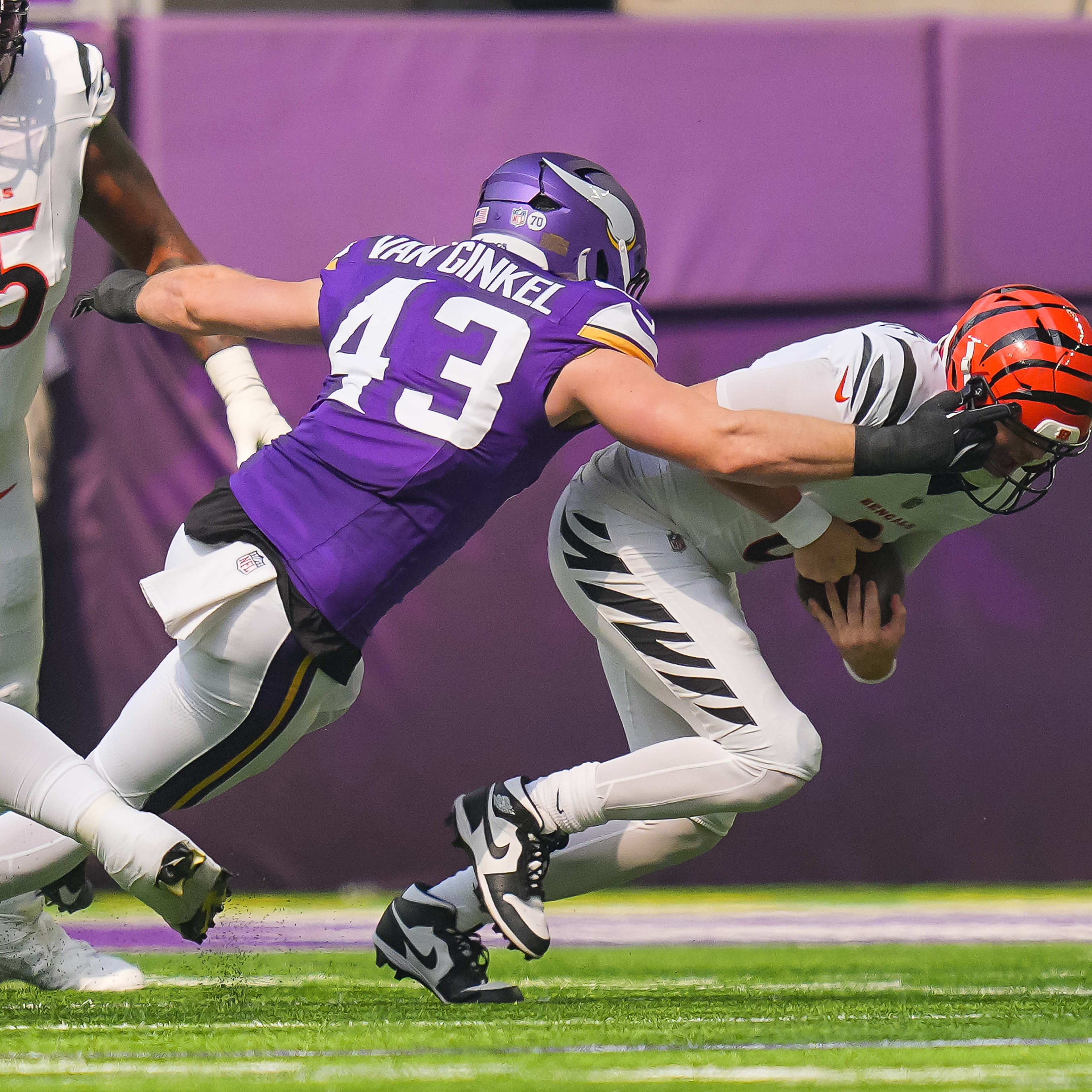 NFL insider confirms the obvious with status of Minnesota Vikings’ QBs J.J. McCarthy and Carson ...