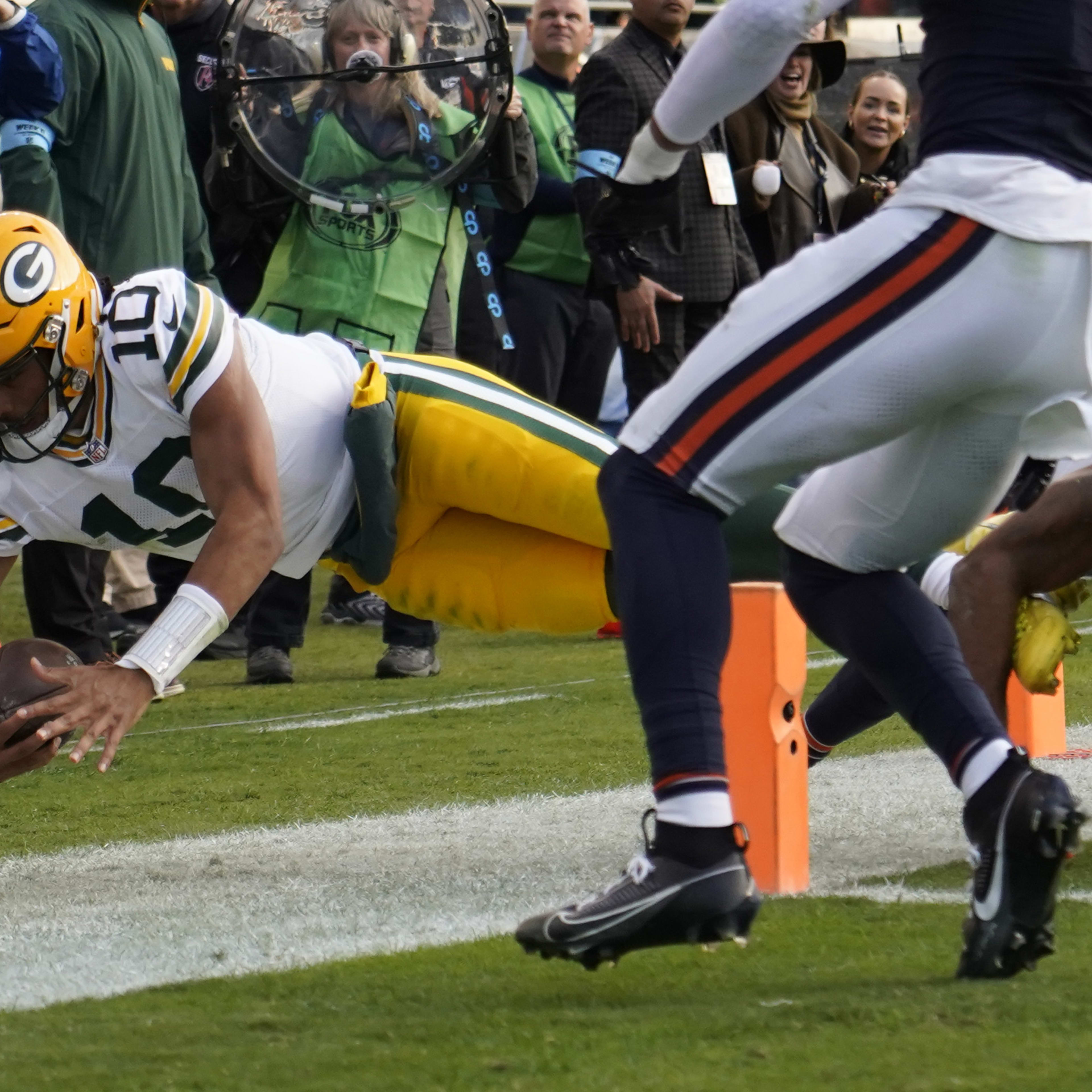 Packers vs. Bears Final Score Predictions: Jordan Love and Caleb ...