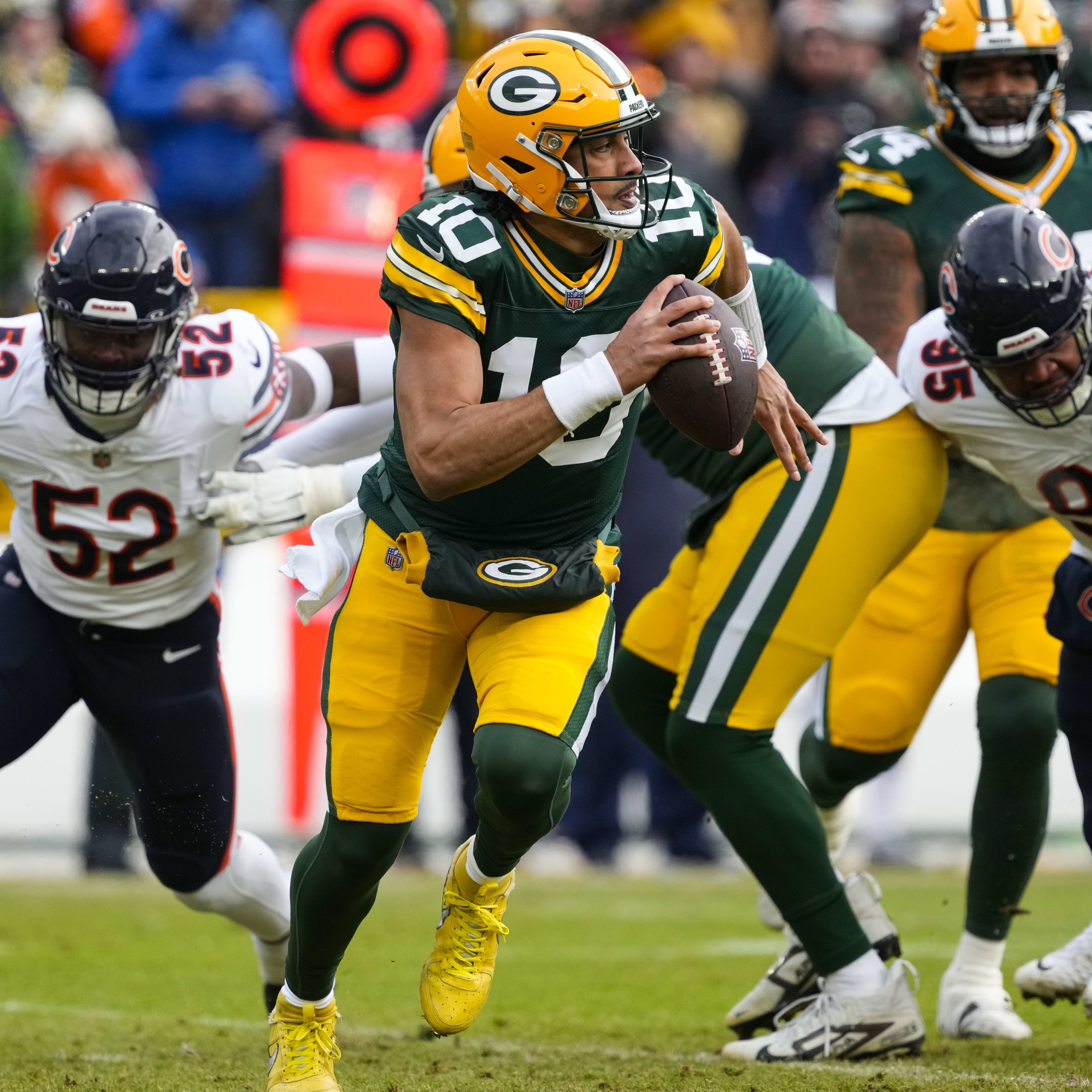 Caleb Williams’ life just got harder amid passing game struggles based ...