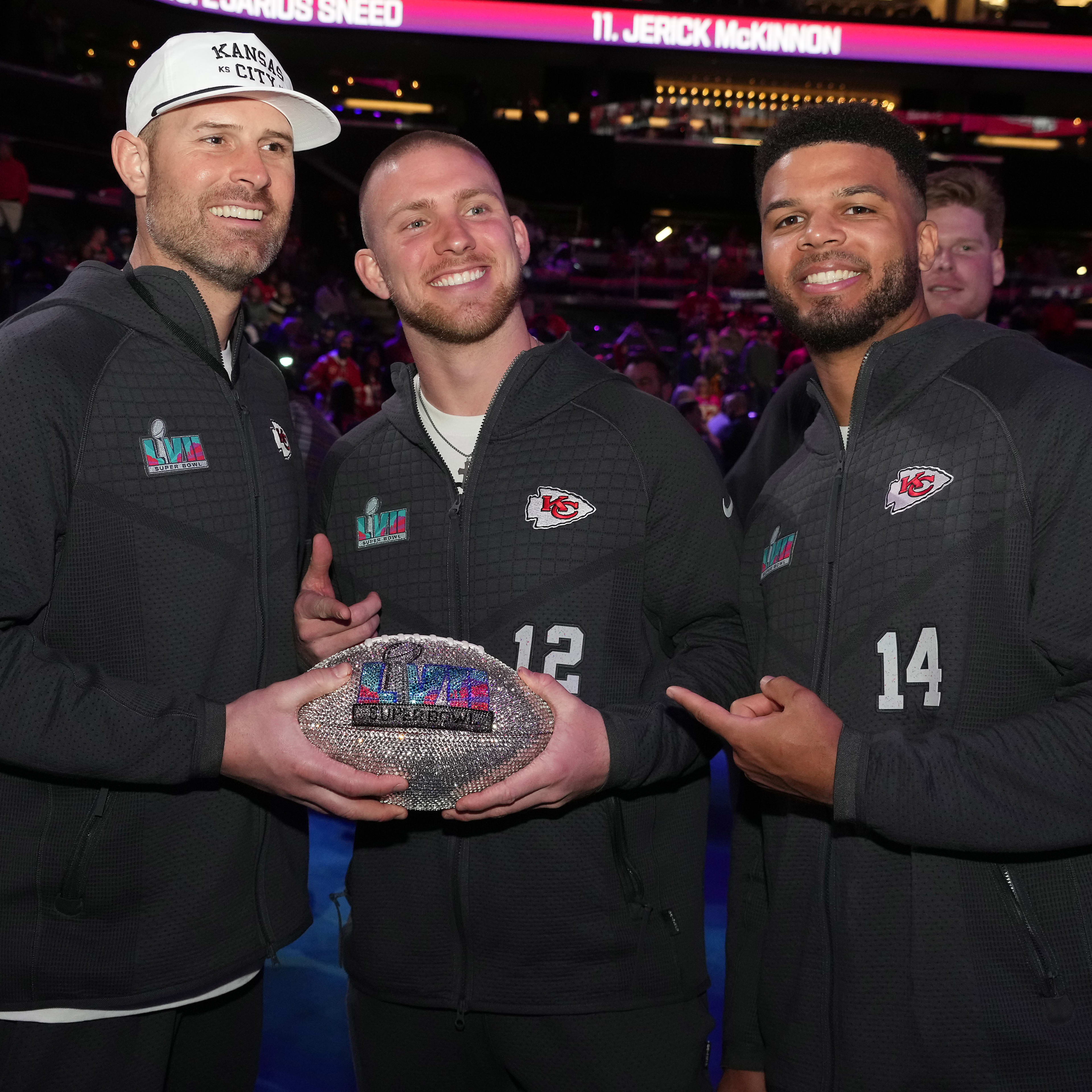 Kansas City Chiefs sign old friend to help fill the QB void after ...