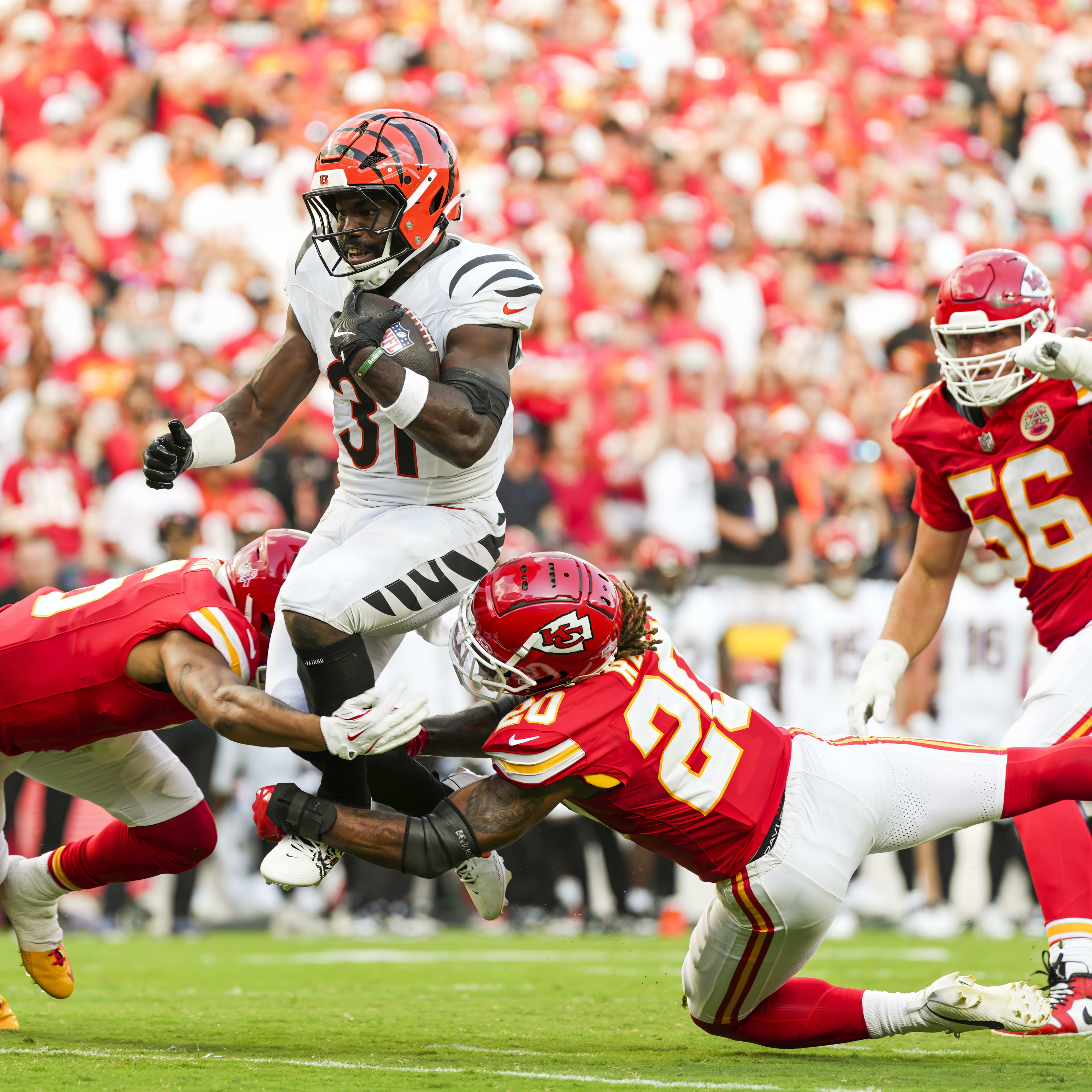 Steelers gain one starter only to lose another hours before potential ...