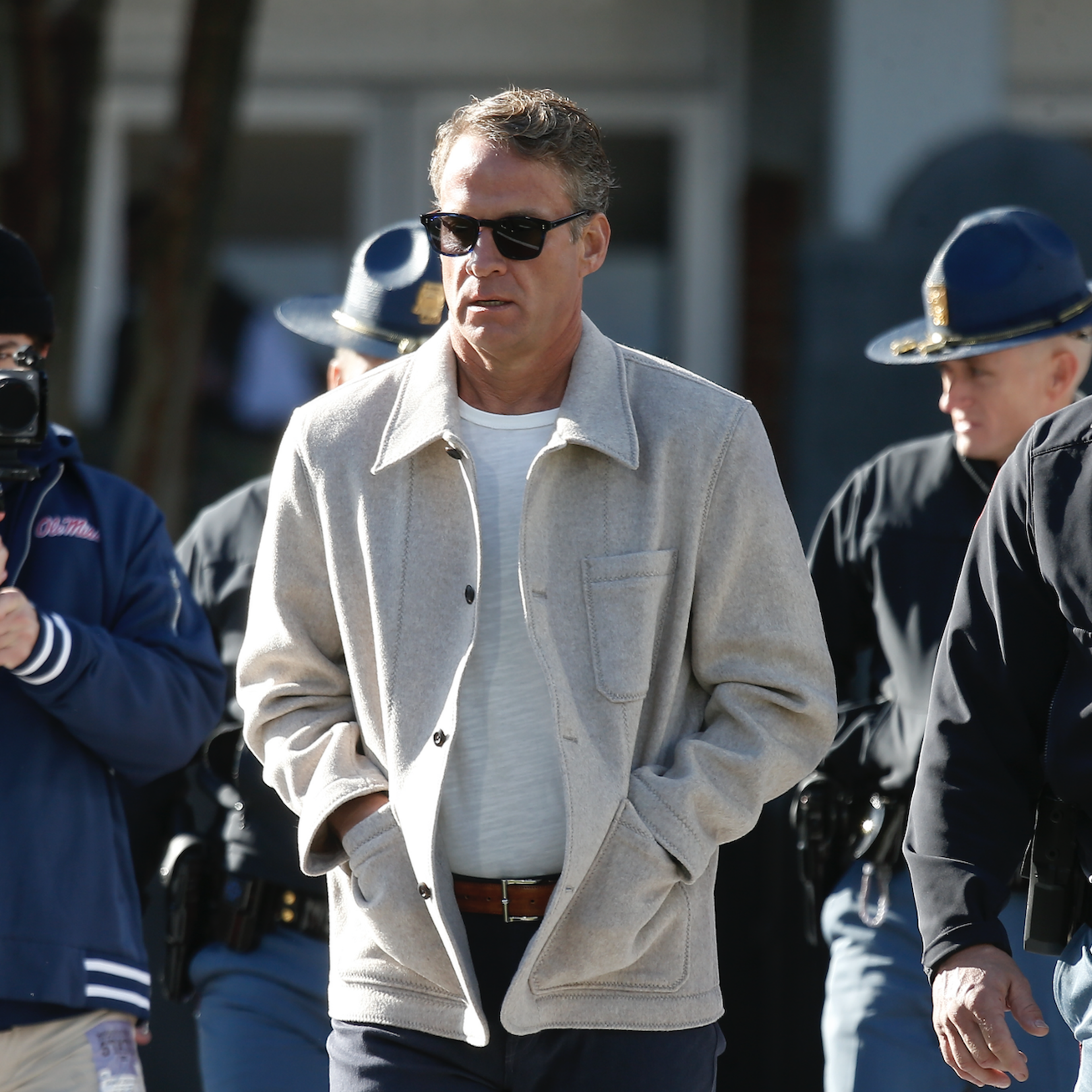 Inside a simulated Dolphins-Packers negotiation that tests how serious ...