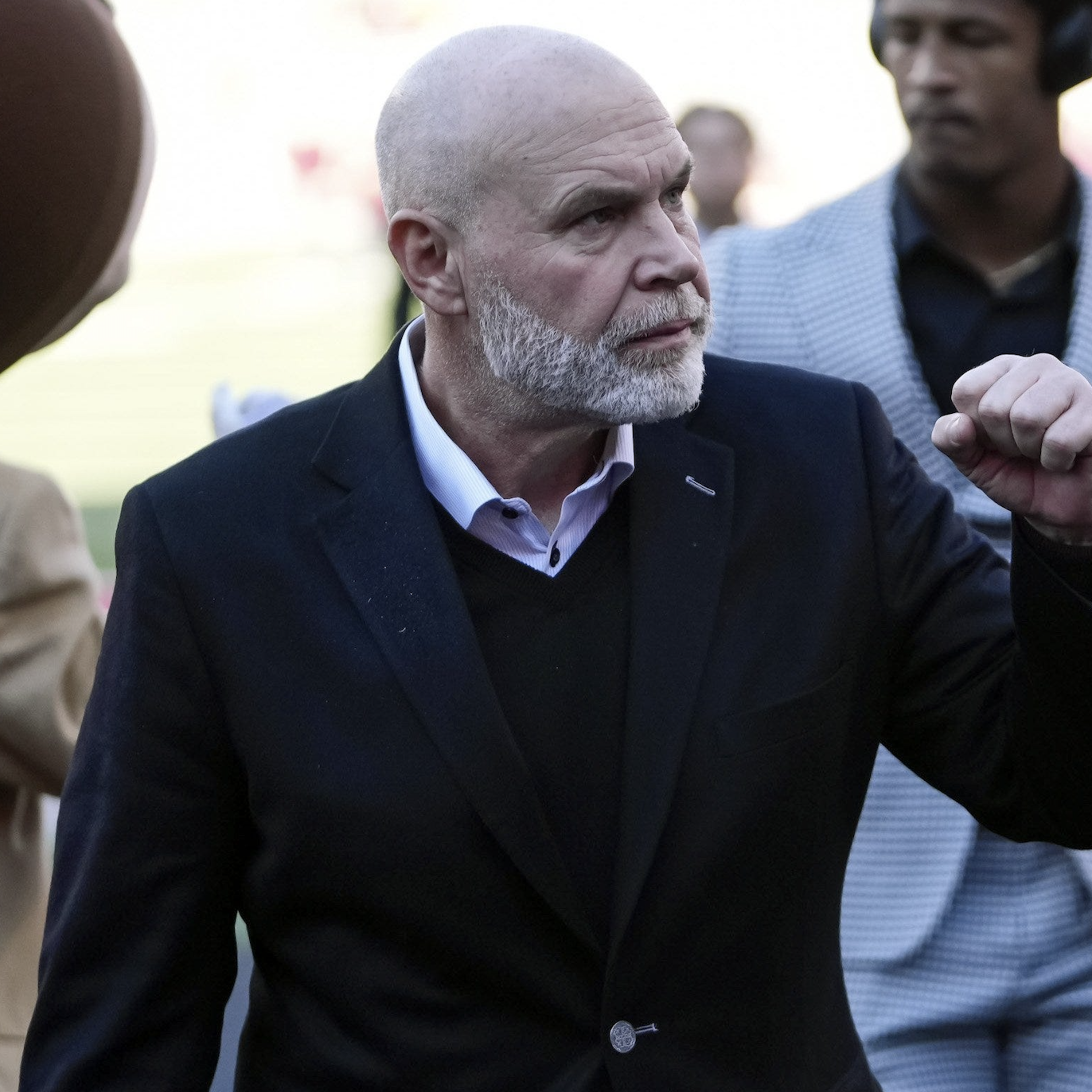 George Pickens entices Steelers fans to fight him in the middle of the ...