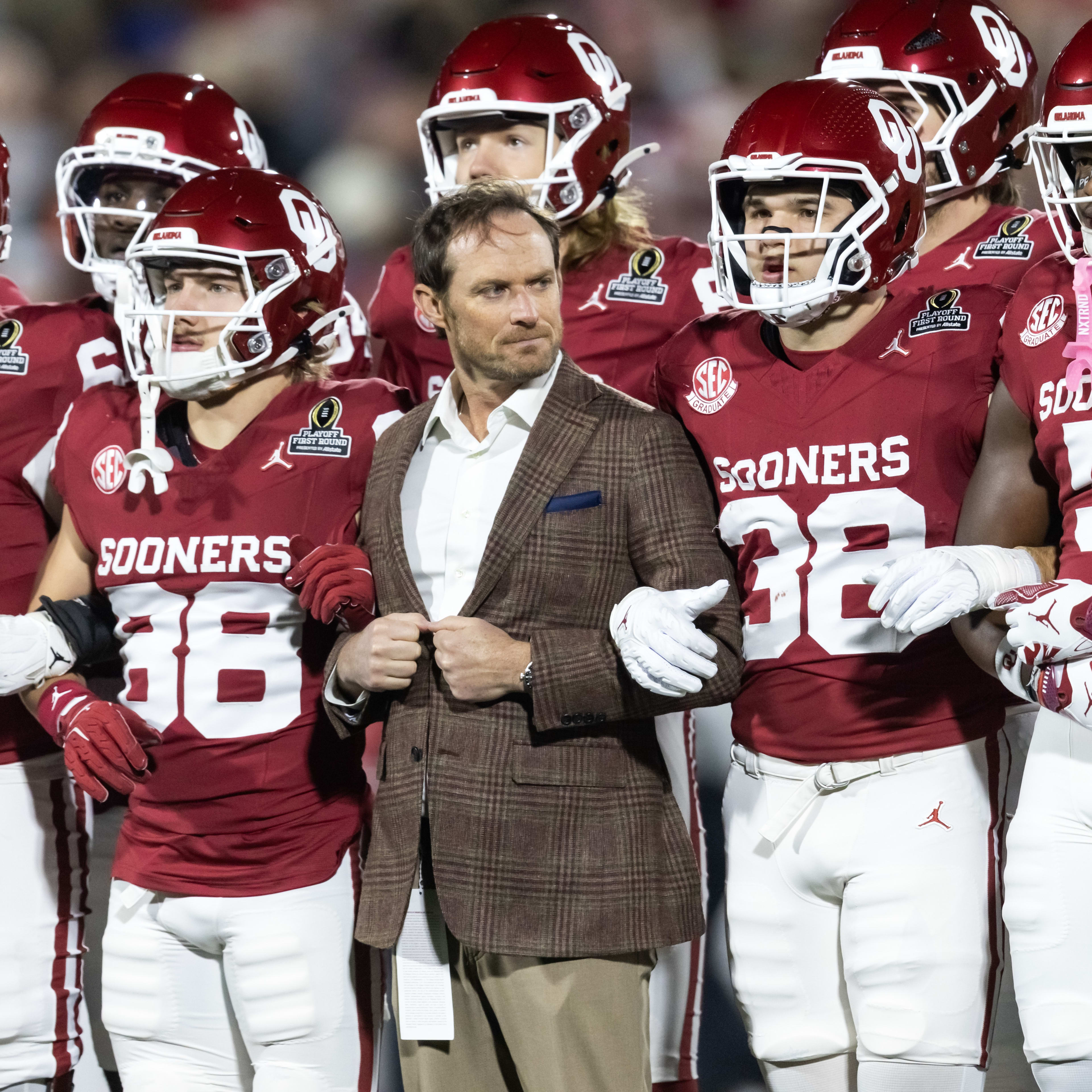 Former Chiefs QB Alex Smith shoots down offensive coordinator rumors ...