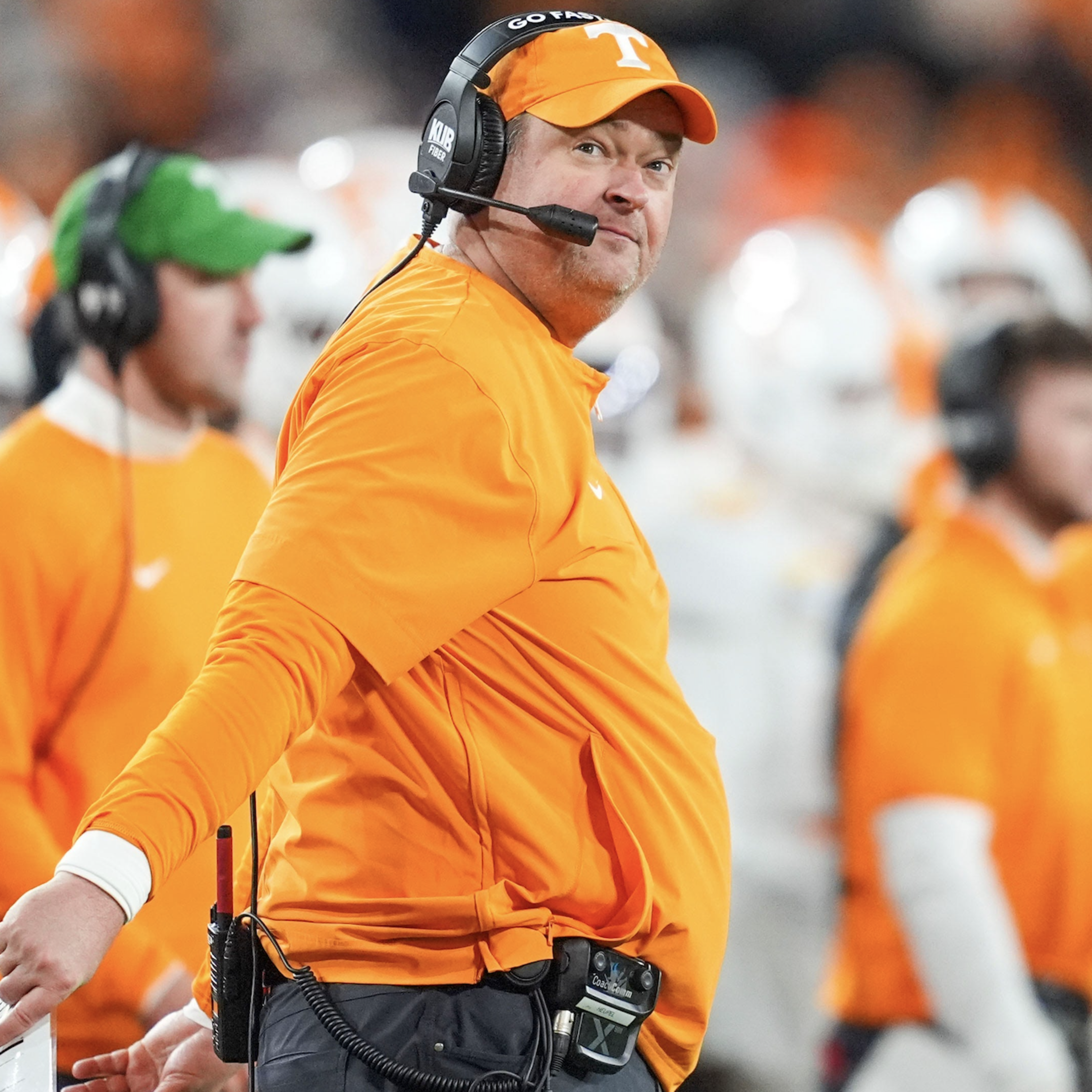 Dante Moore's shocking decision throws a wrench in Titans draft plans ...