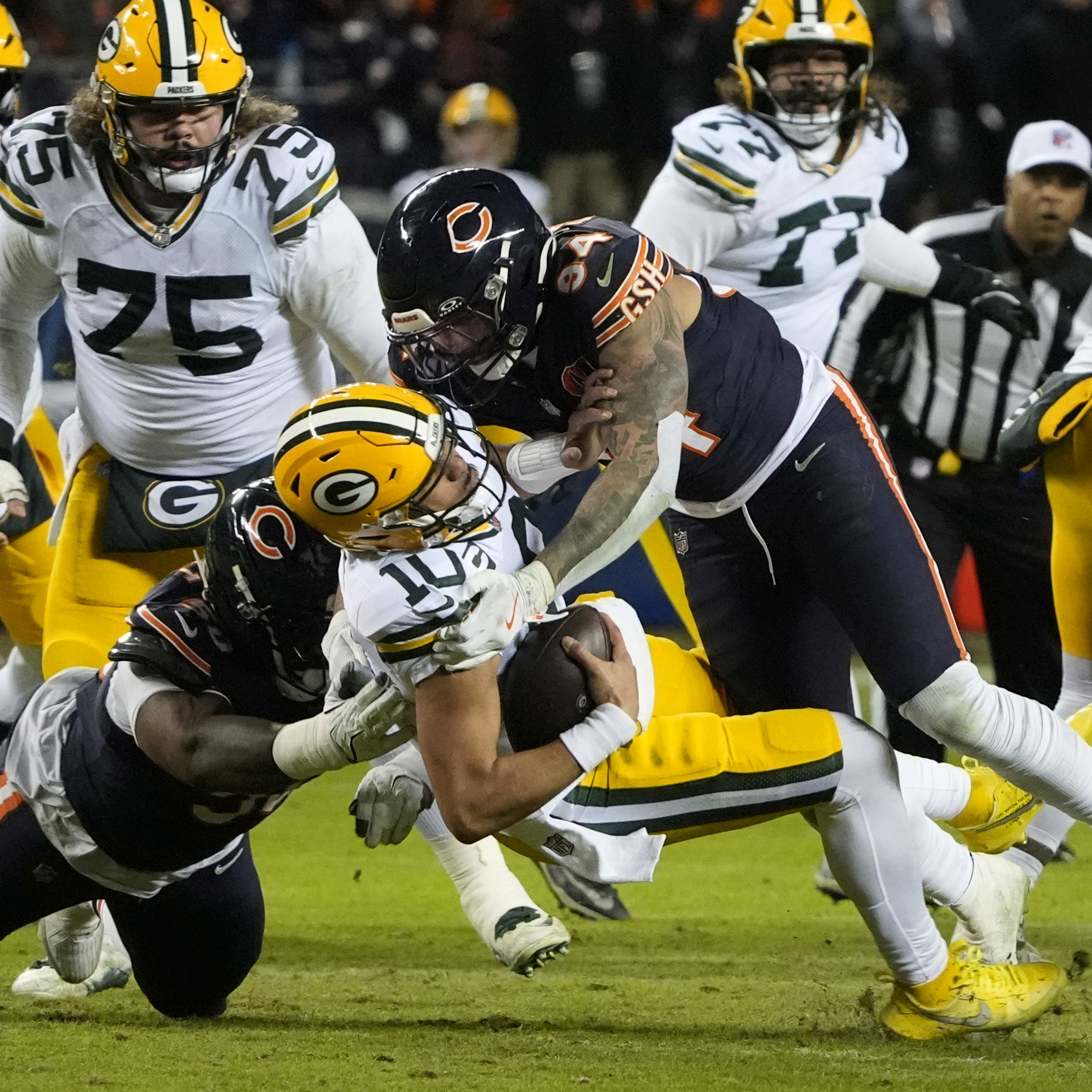 NFL sends a loud message, slamming Bears defender for repeat offense ...