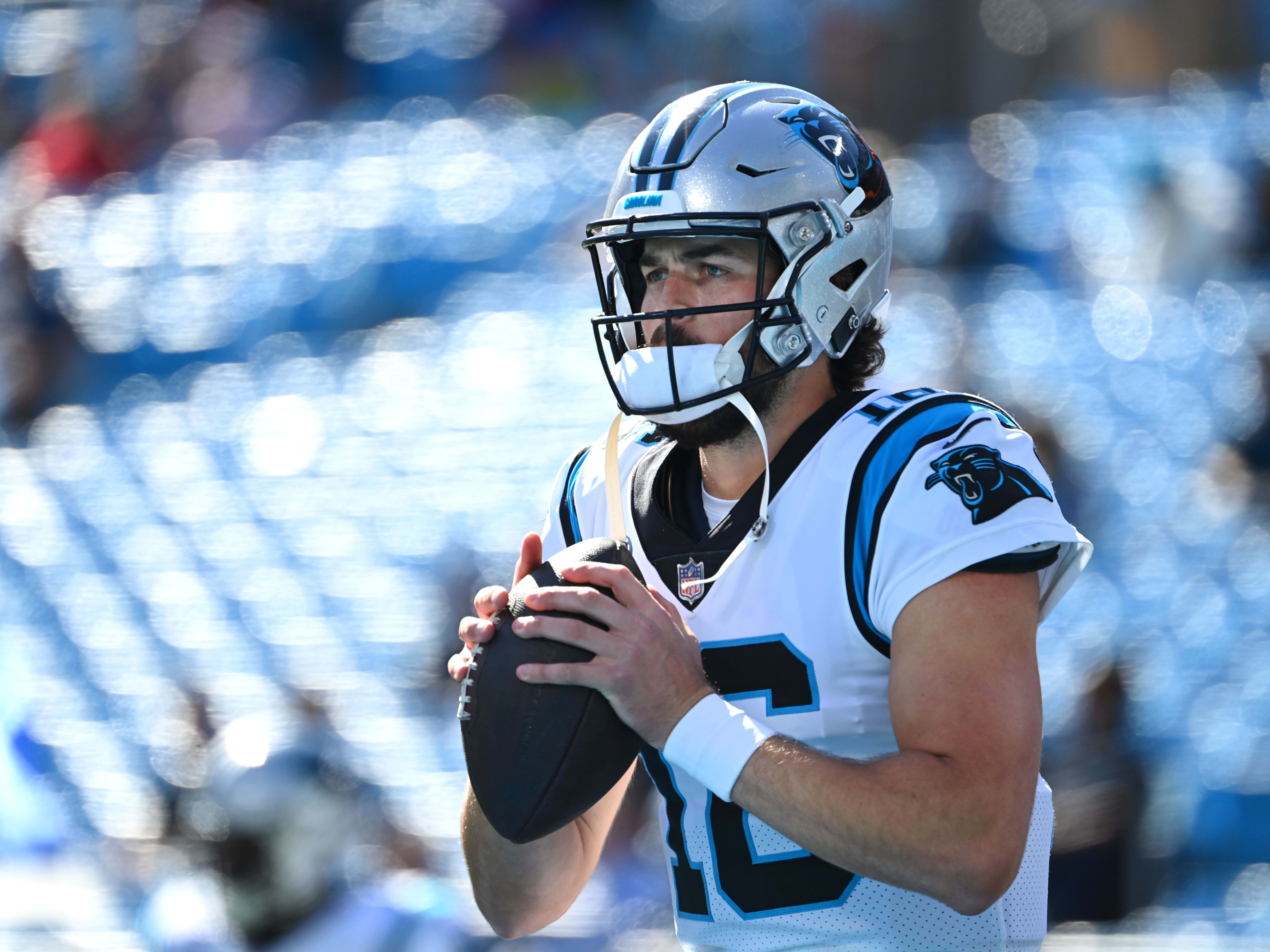 Packers sign QB Jacob Eason to split practice reps while Jordan Love is ...