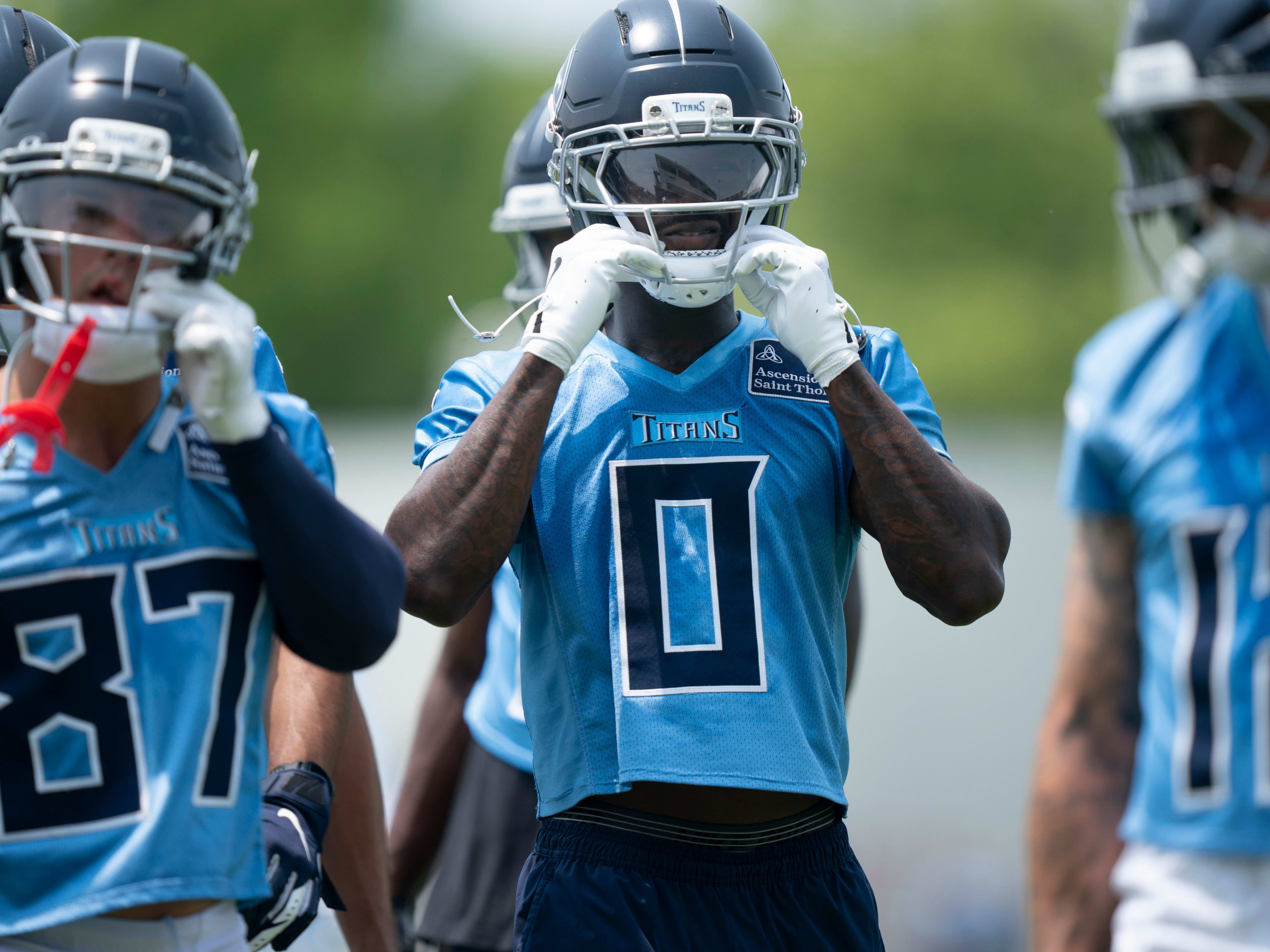 Titans 53-Man Roster Projection 2025: Brewing EDGE nightmare, wide ...