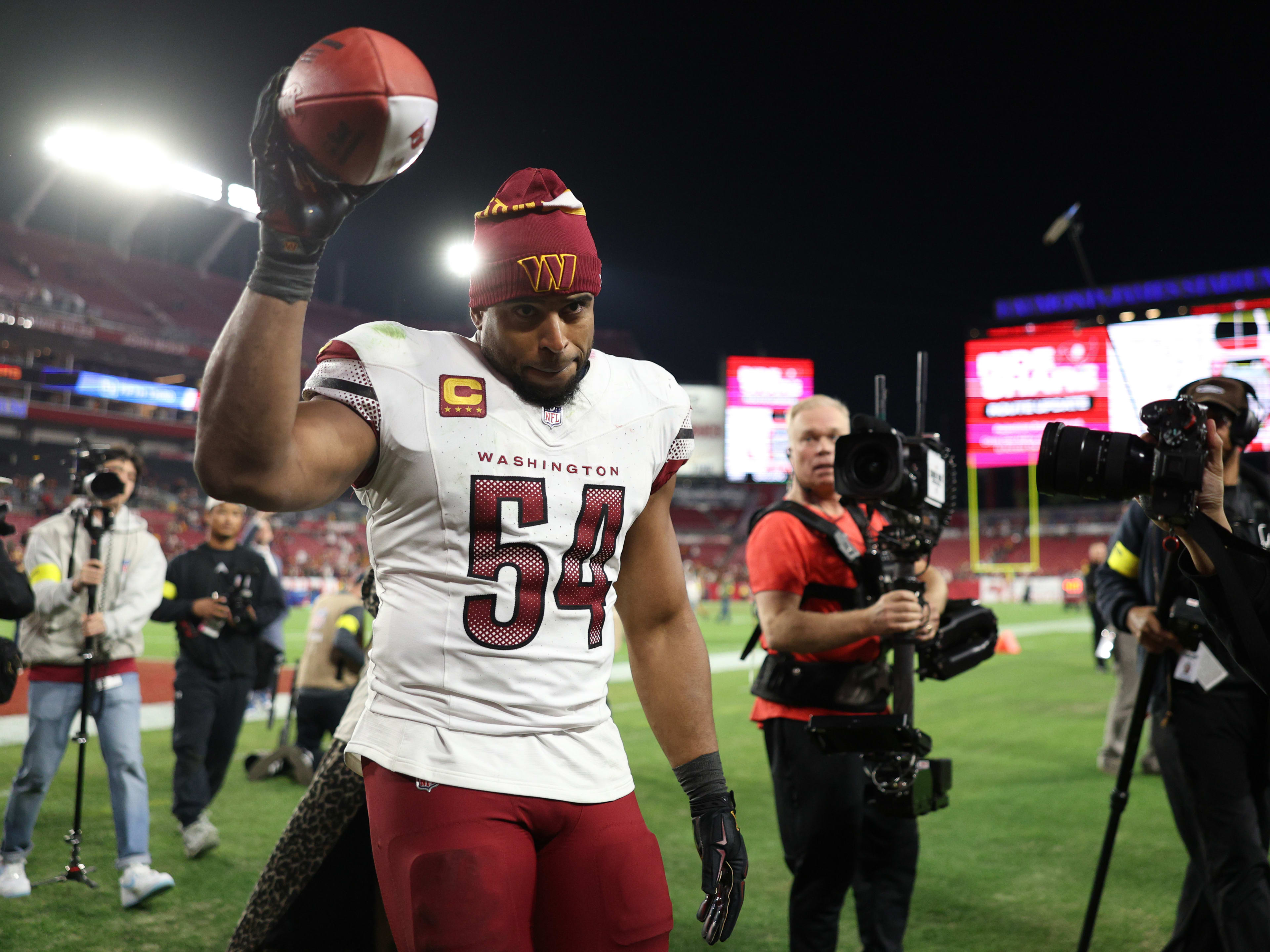 Bobby Wagner continues yearly tradition as he adds to his surefire Hall ...