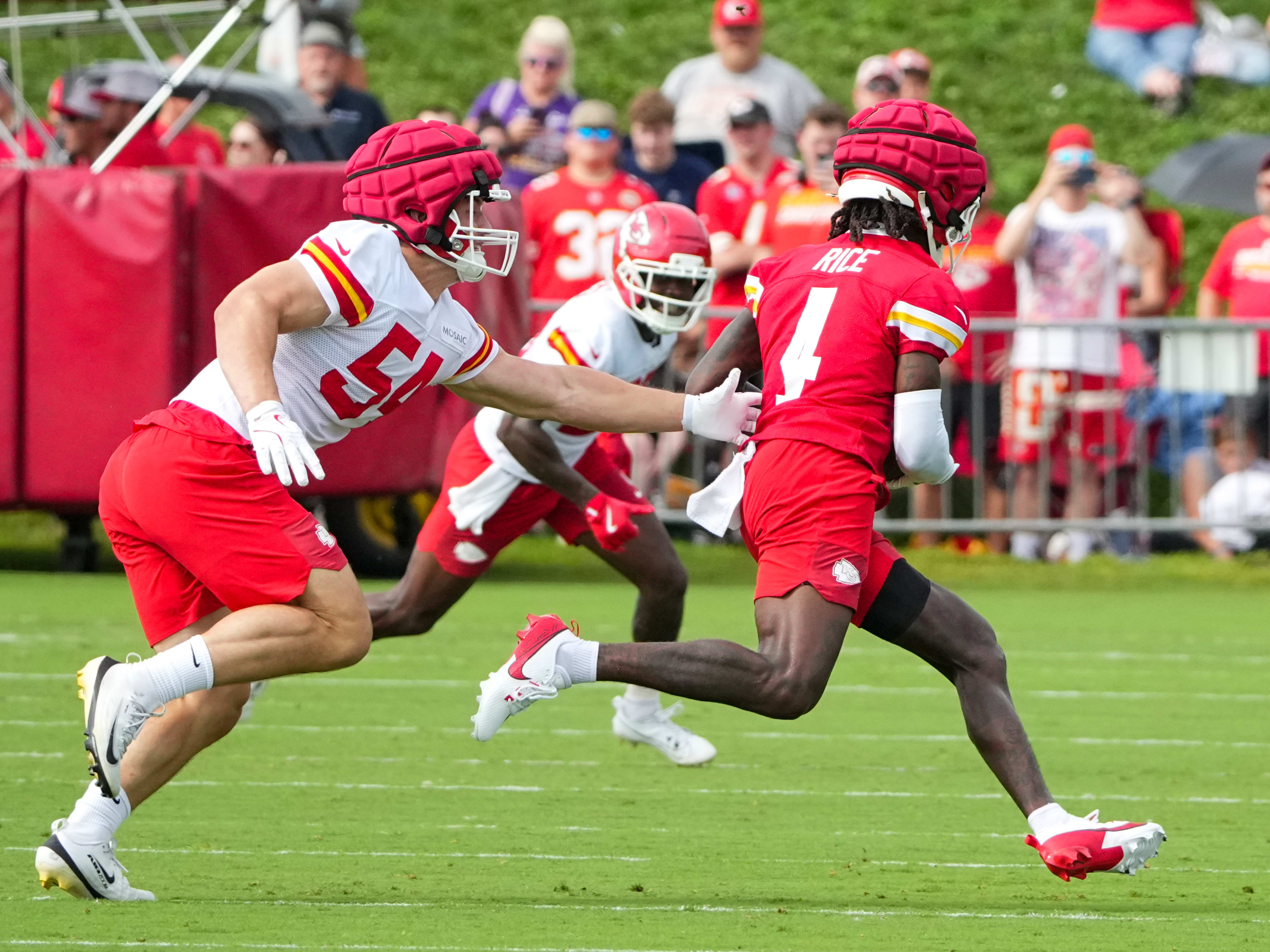 Bad weather robs Kansas City Chiefs fans of Day 4 of training camp ...
