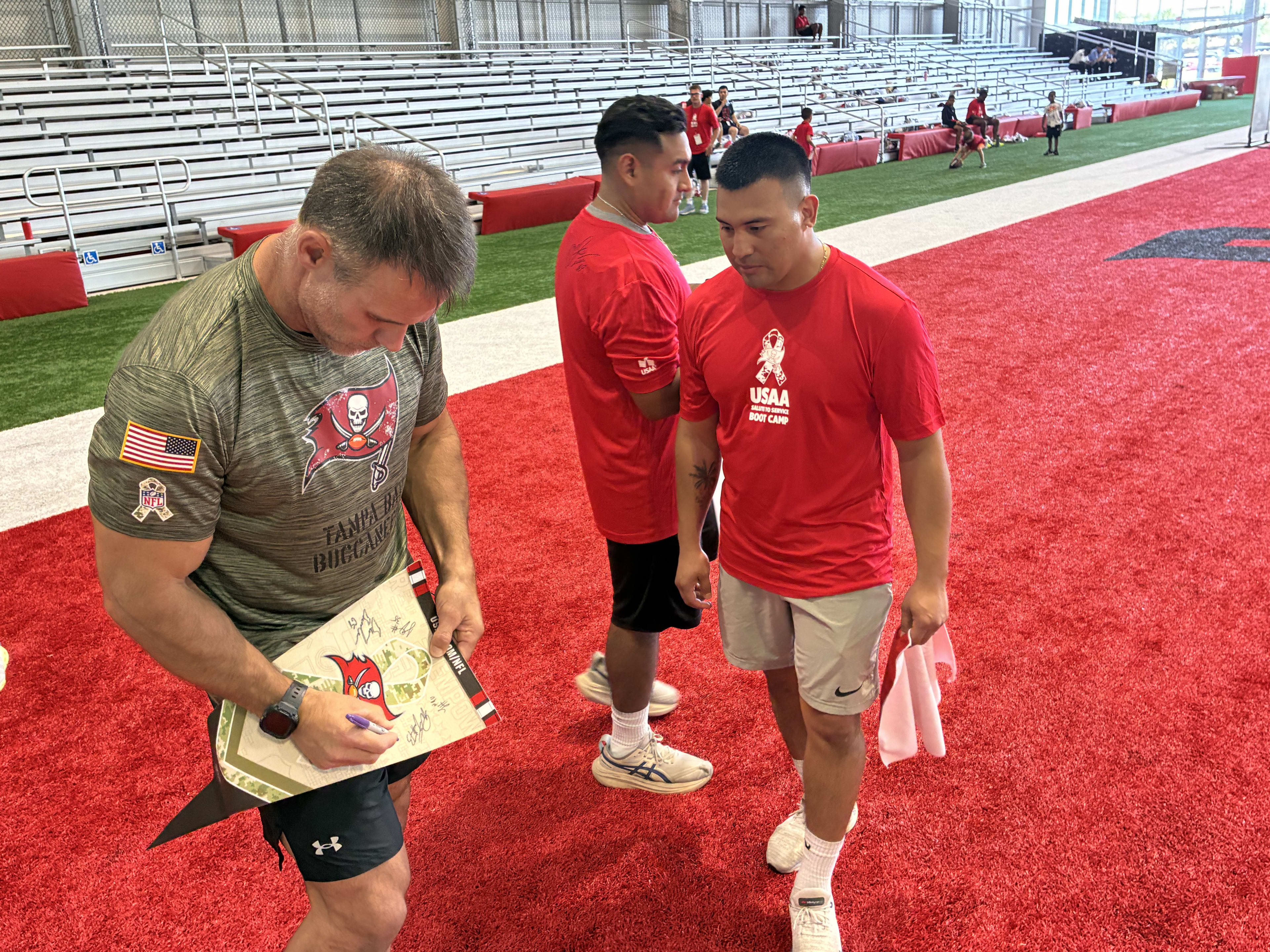 Mike Alstott helps give local military members a once-in-a-lifetime ...