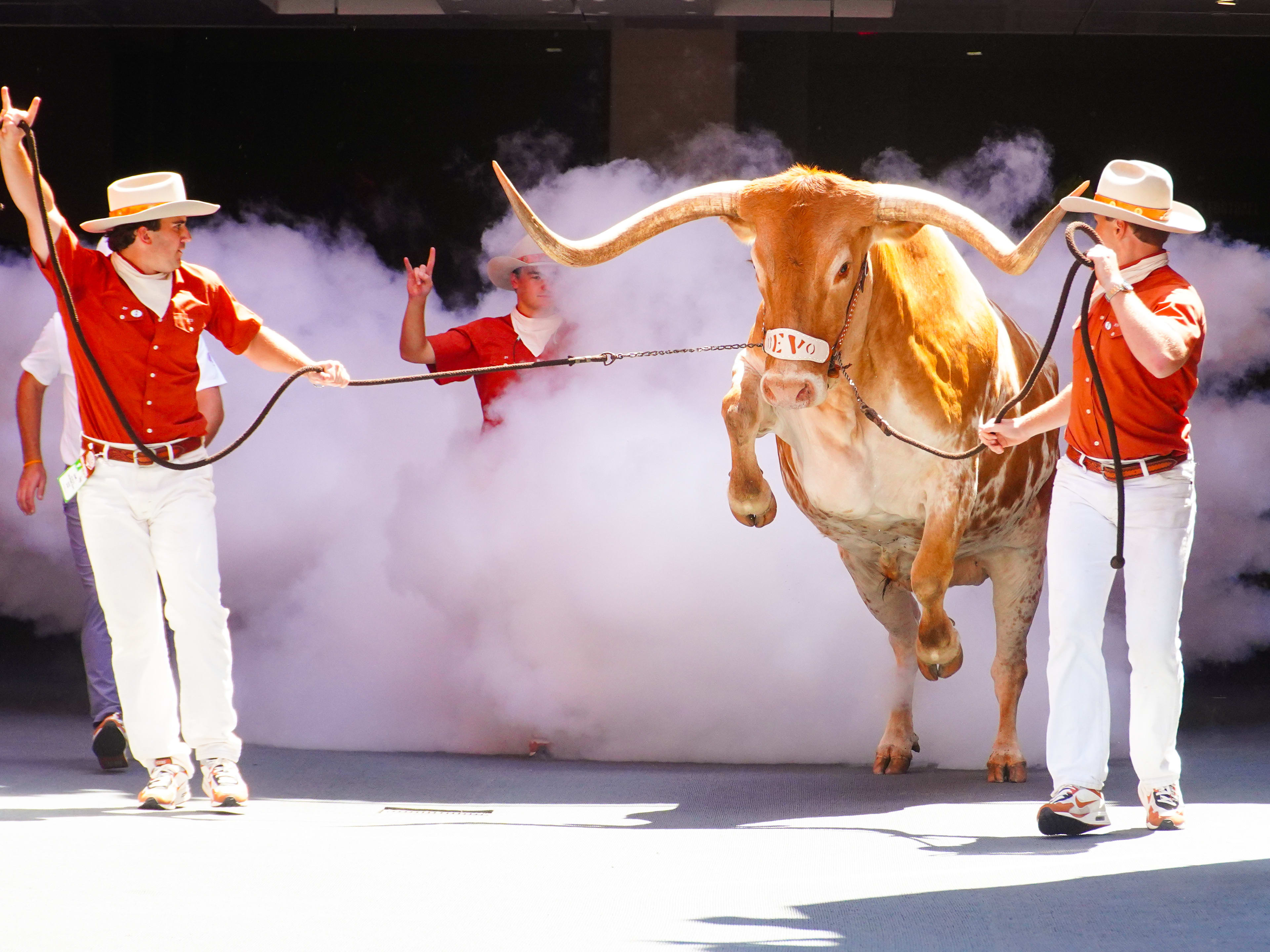 Texas eyes another QB with a famous pedigree – Longhorns in pursuit of ...