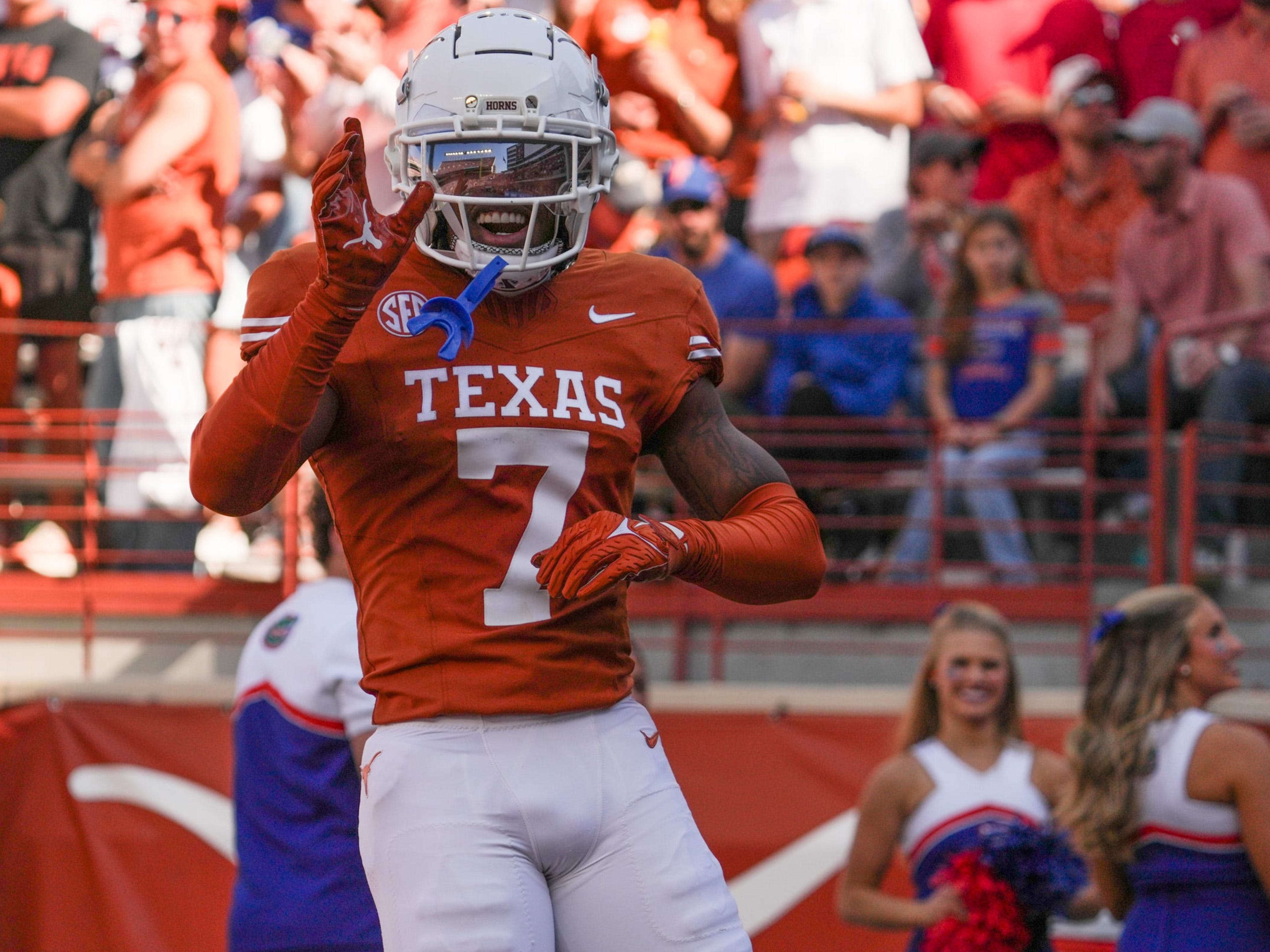 Texas football players get an avalanche of national award recognition ...