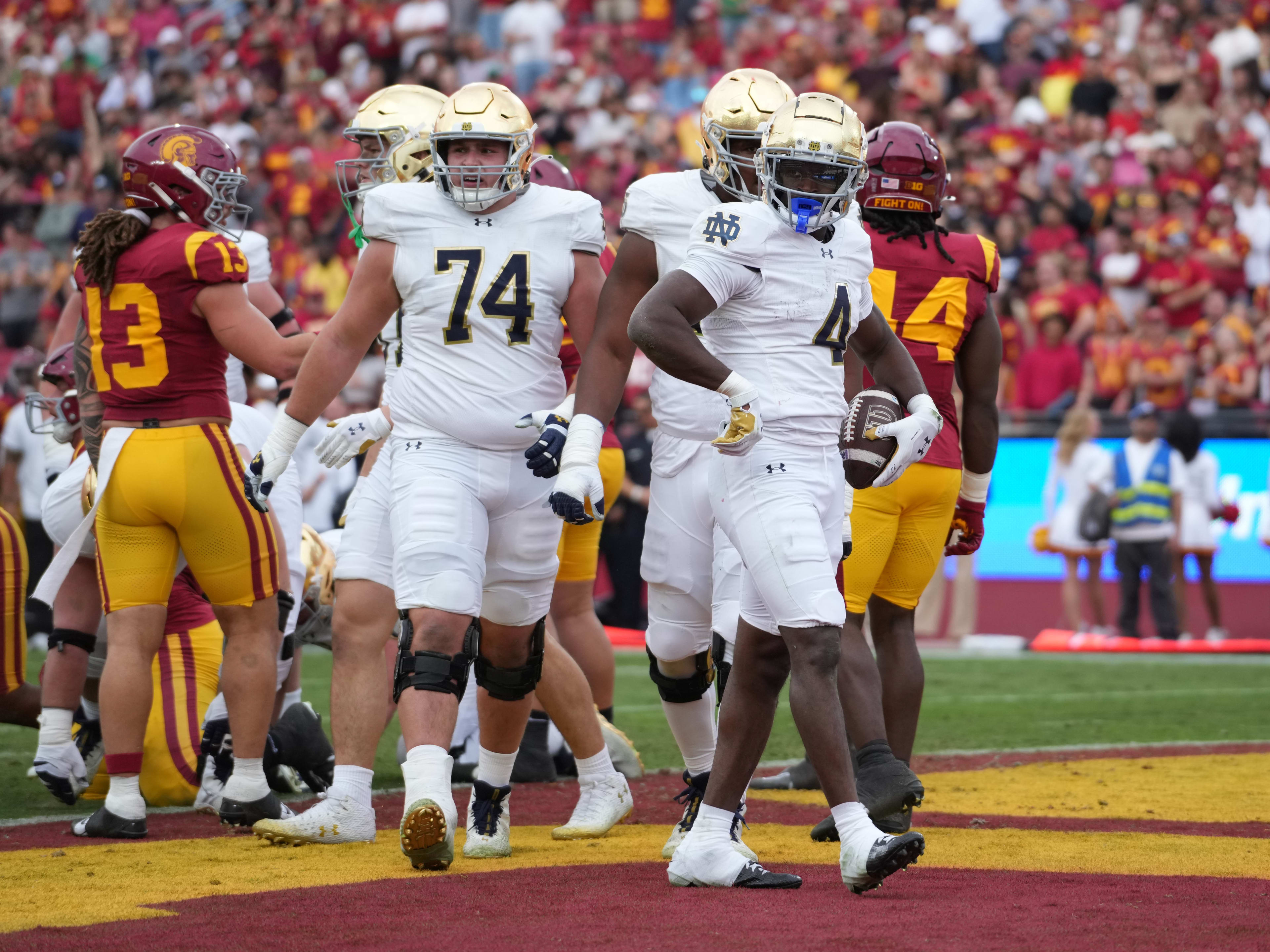 Early injury update on Notre Dame star RB Jeremiyah Love following knee ailment against USC - A ...