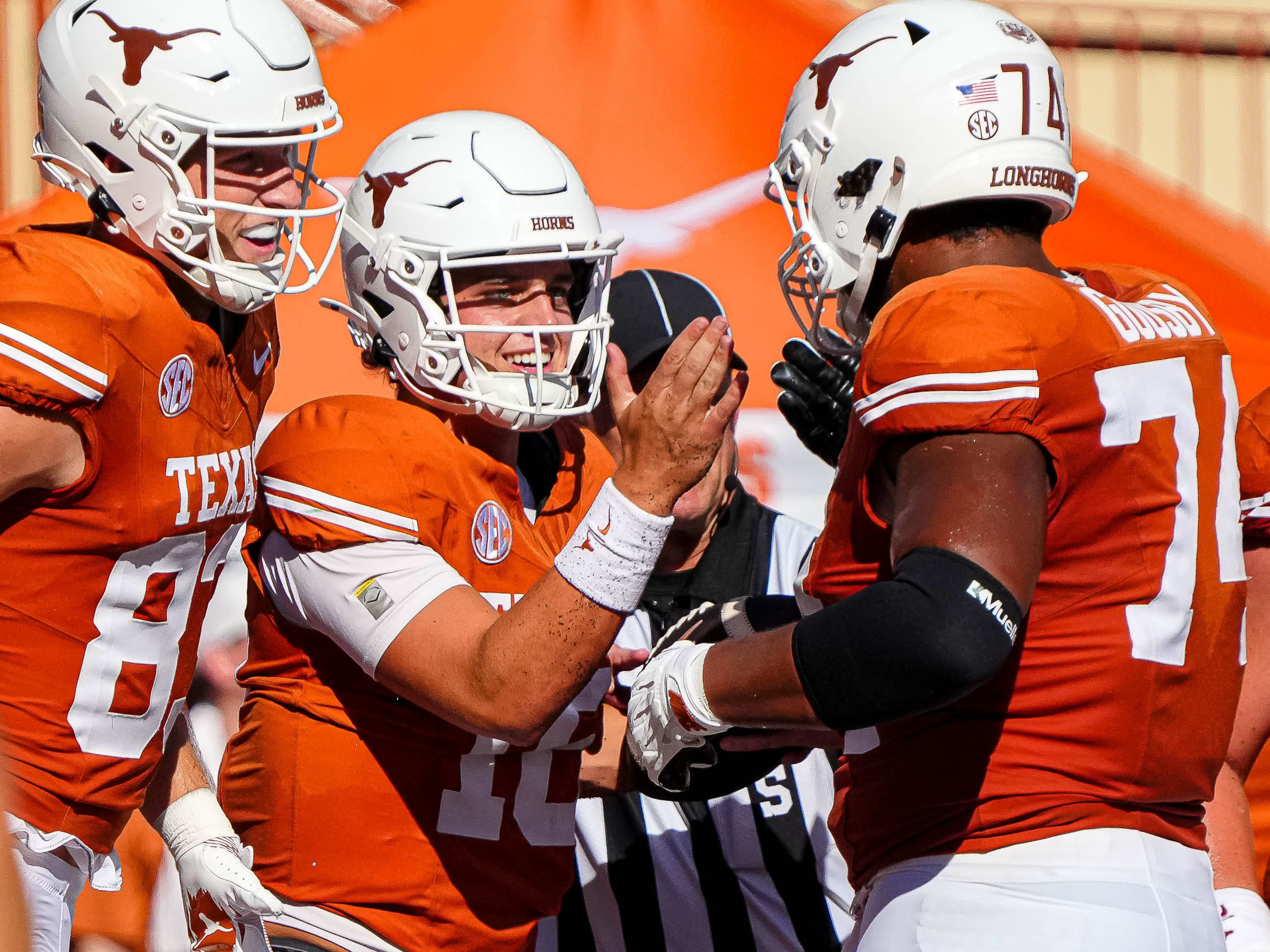 Texas Longhorns' new-look offensive line replaces a lot, but also has a ...
