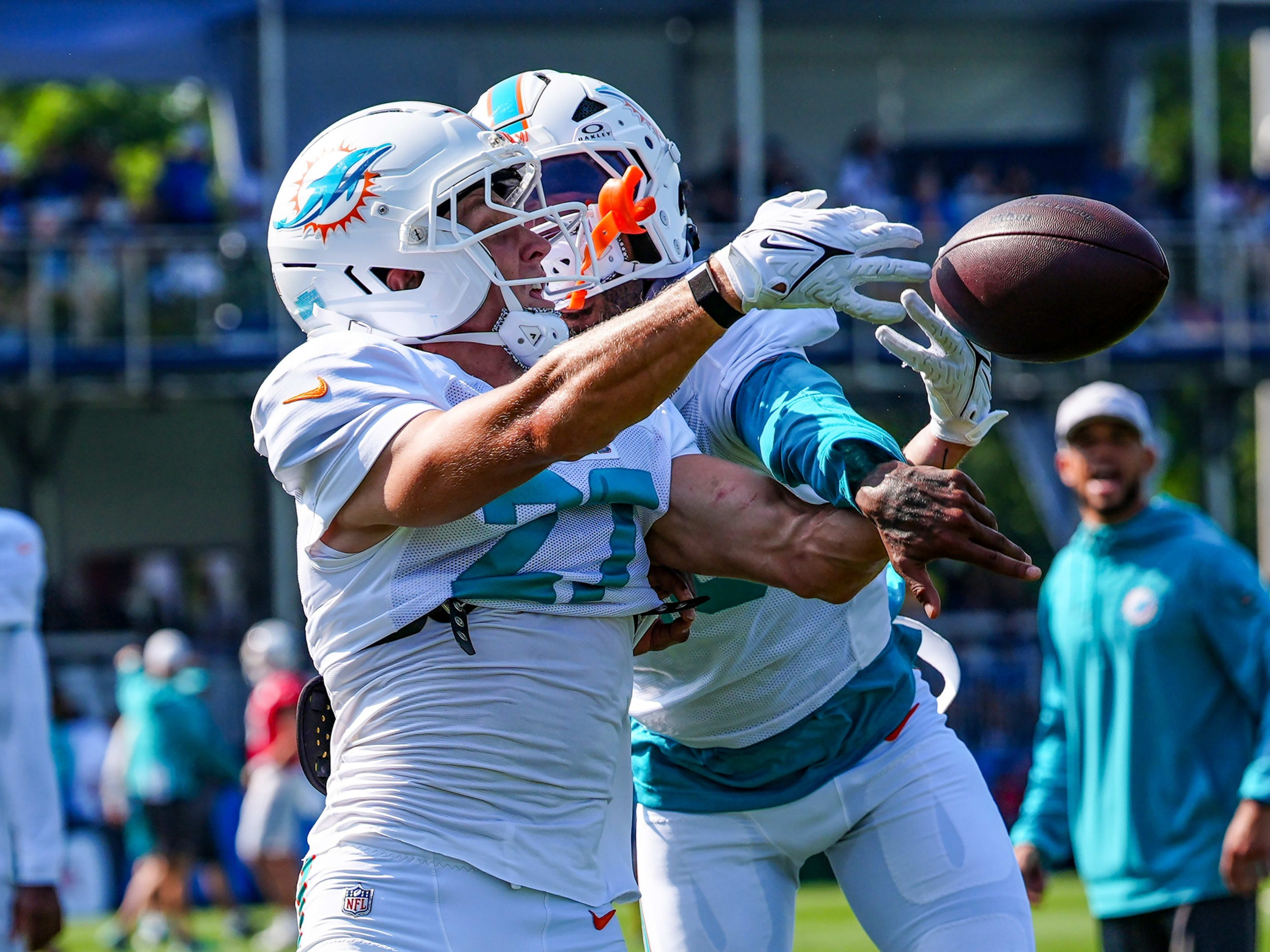 Dolphins’ biggest roster battle takes another frustrating turn after ...