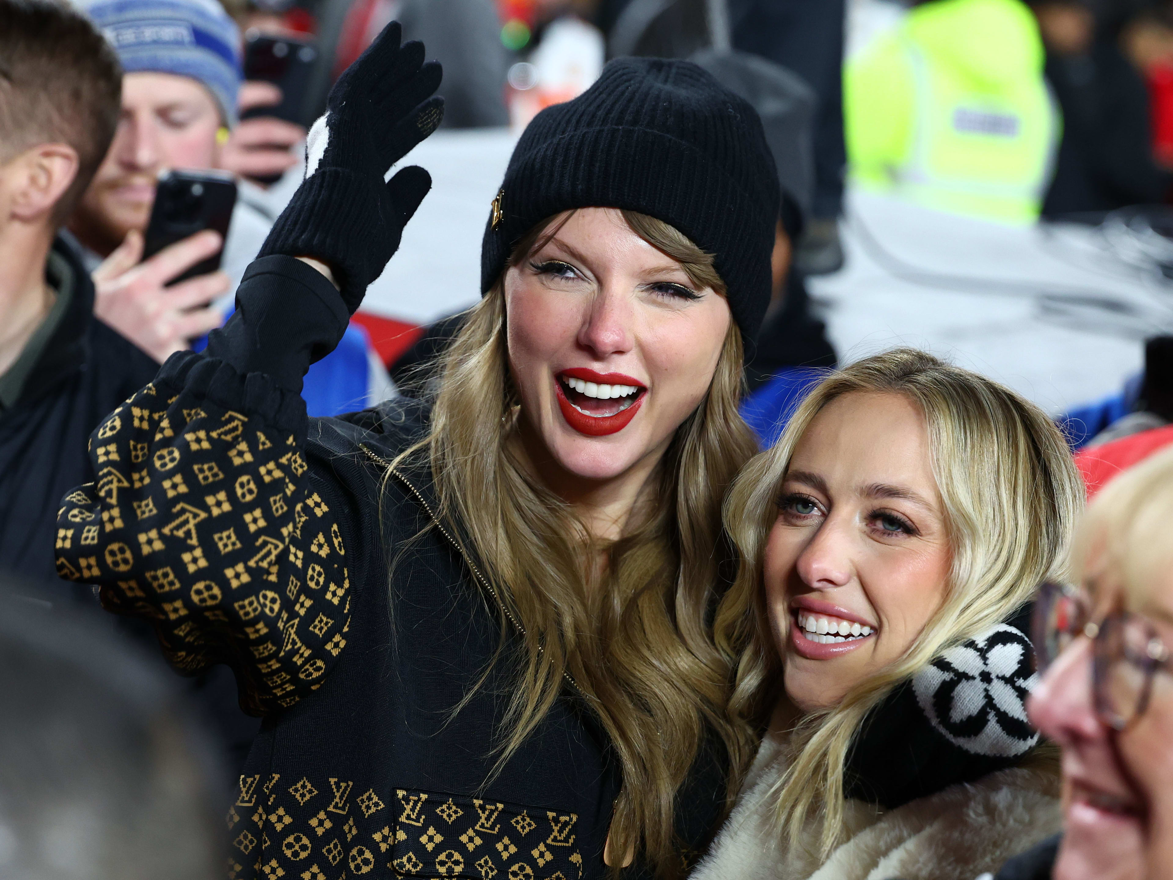 Brittany Mahomes reacts to Taylor Swift and Travis Kelce’s engagement ...