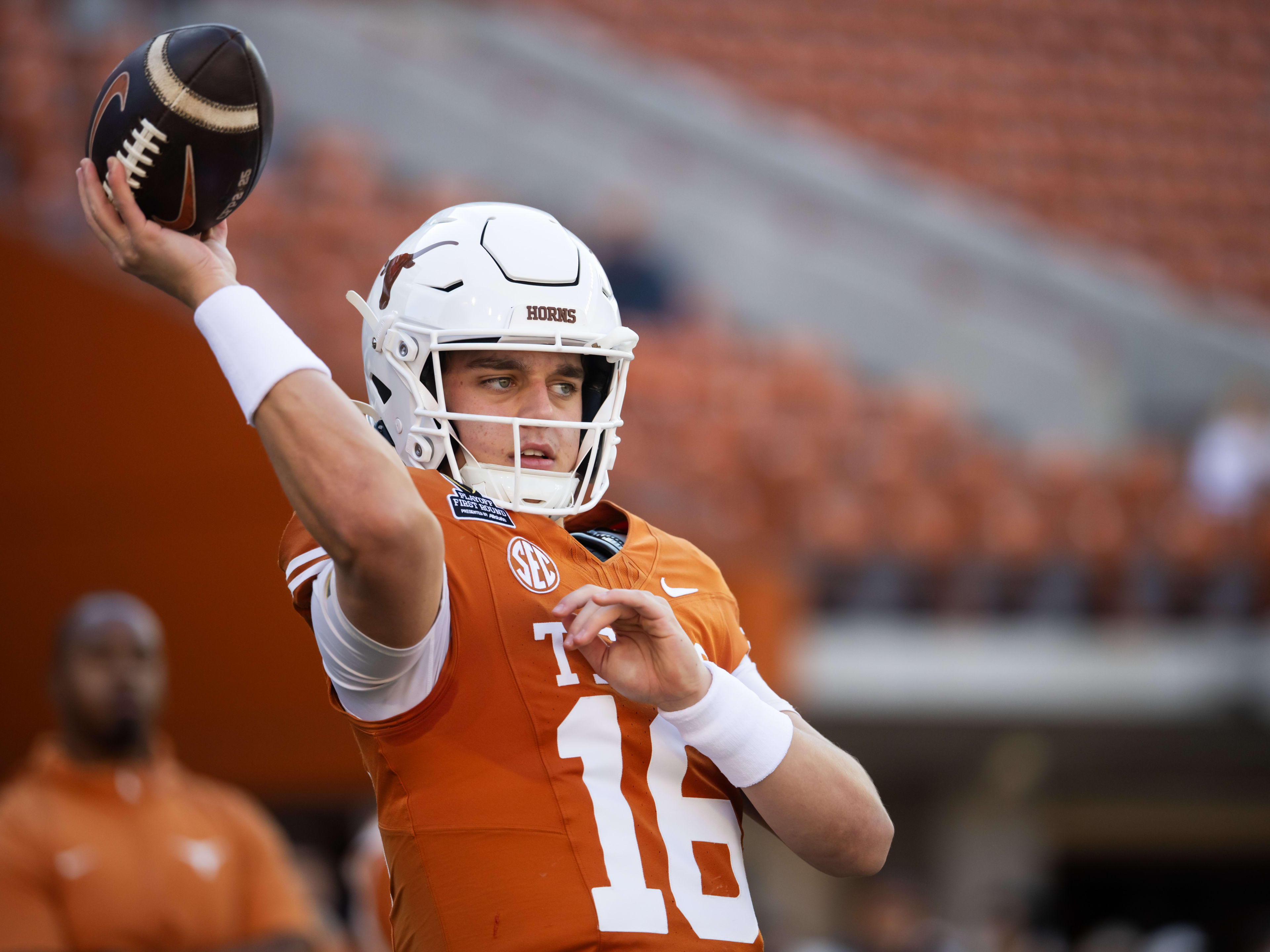 Former Texas Longhorns legend started his historic run 20 years versus Ohio State – Arch Manning ...