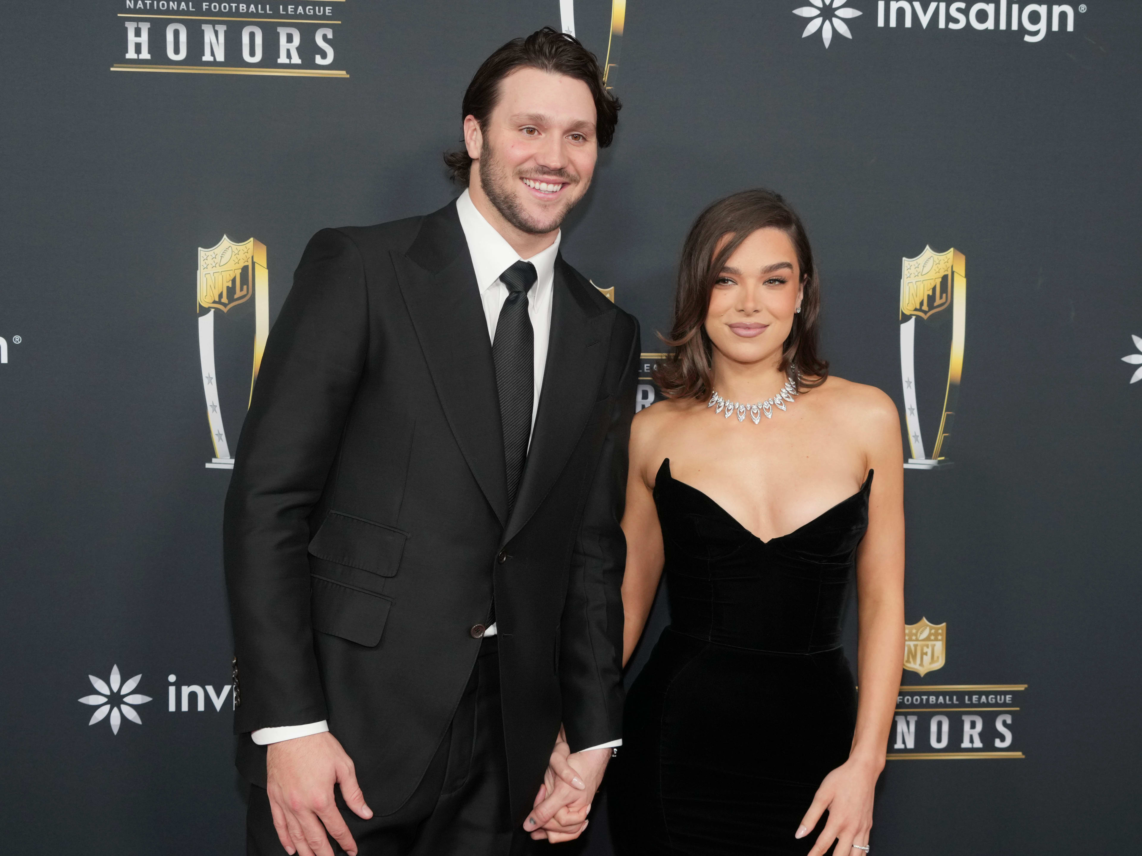 Hailee Steinfeld's sweet reaction to husband Josh Allen’s insane Bills' comeback against Ravens ...