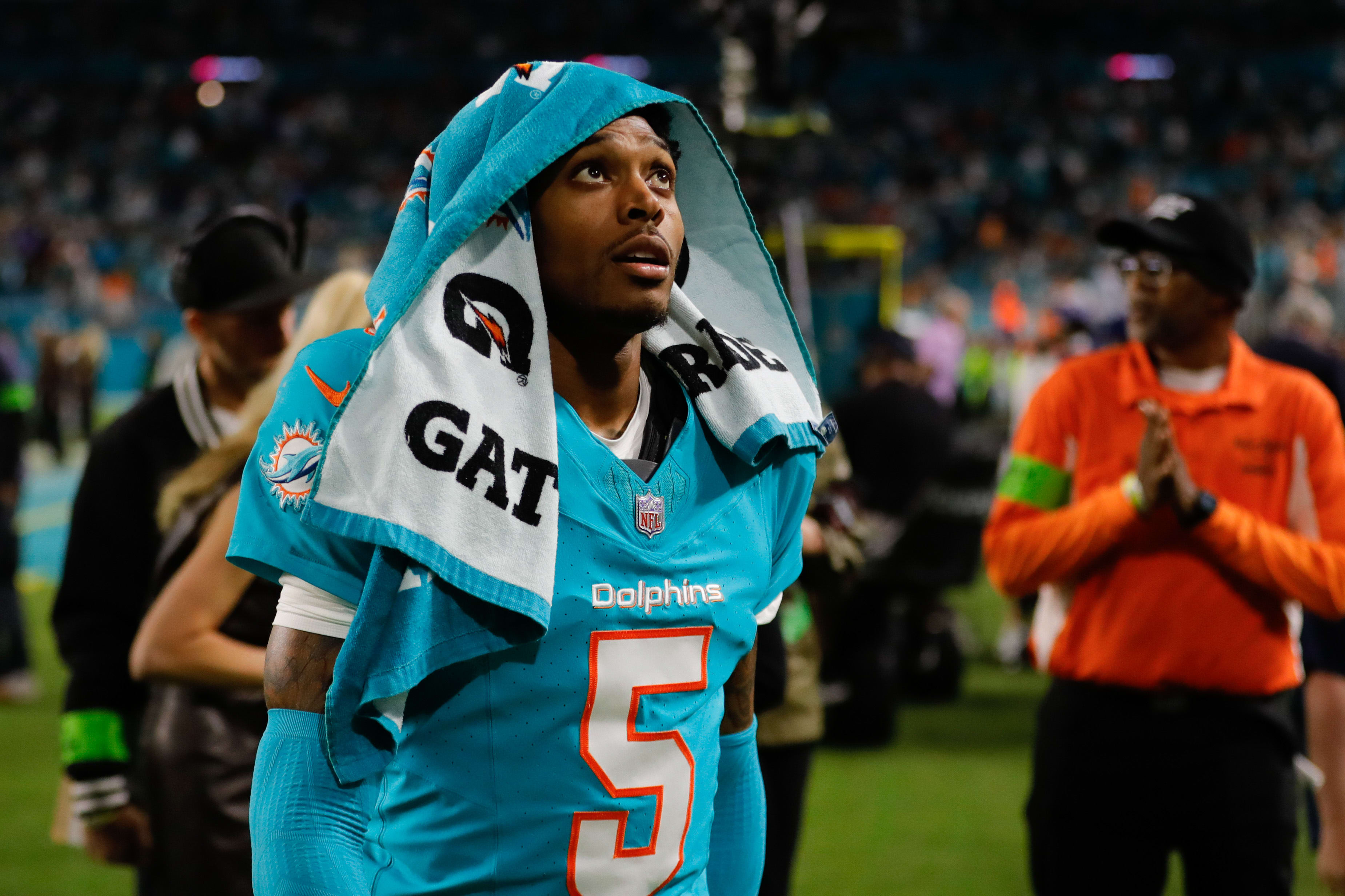 Dolphins' financial compromise in Jalen Ramsey trade offers clues on ...