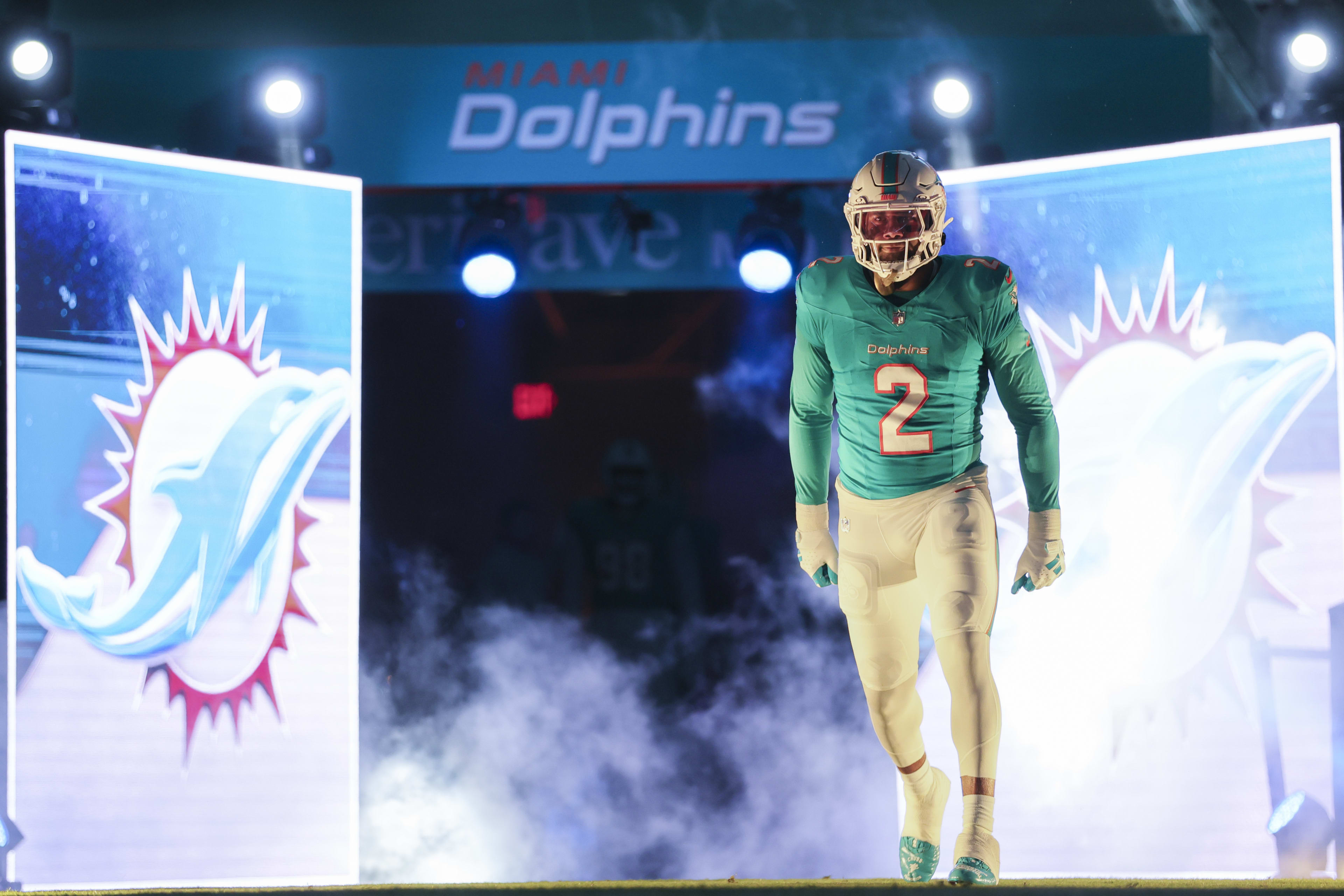 If the Dolphins sell at the trade deadline, the outlook for moving ...