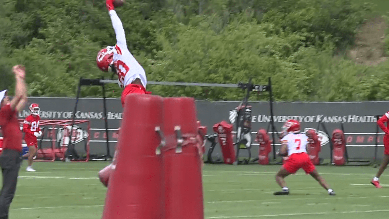 Kansas City Chiefs' newest cornerbacks show off ball skills, coverage ...