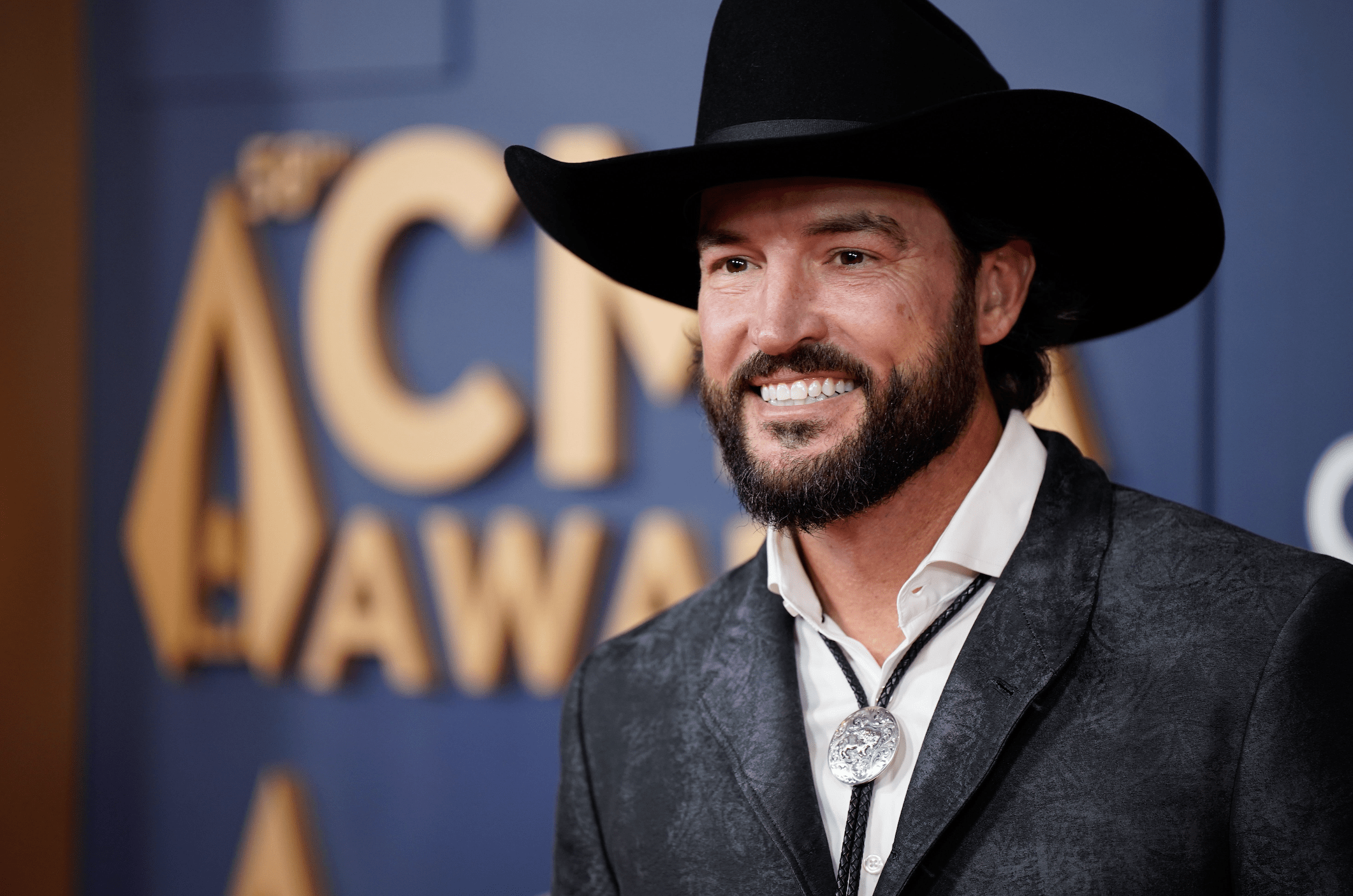 Tennessee Vols baseball coach Tony Vitello goes viral for the outfit he ...